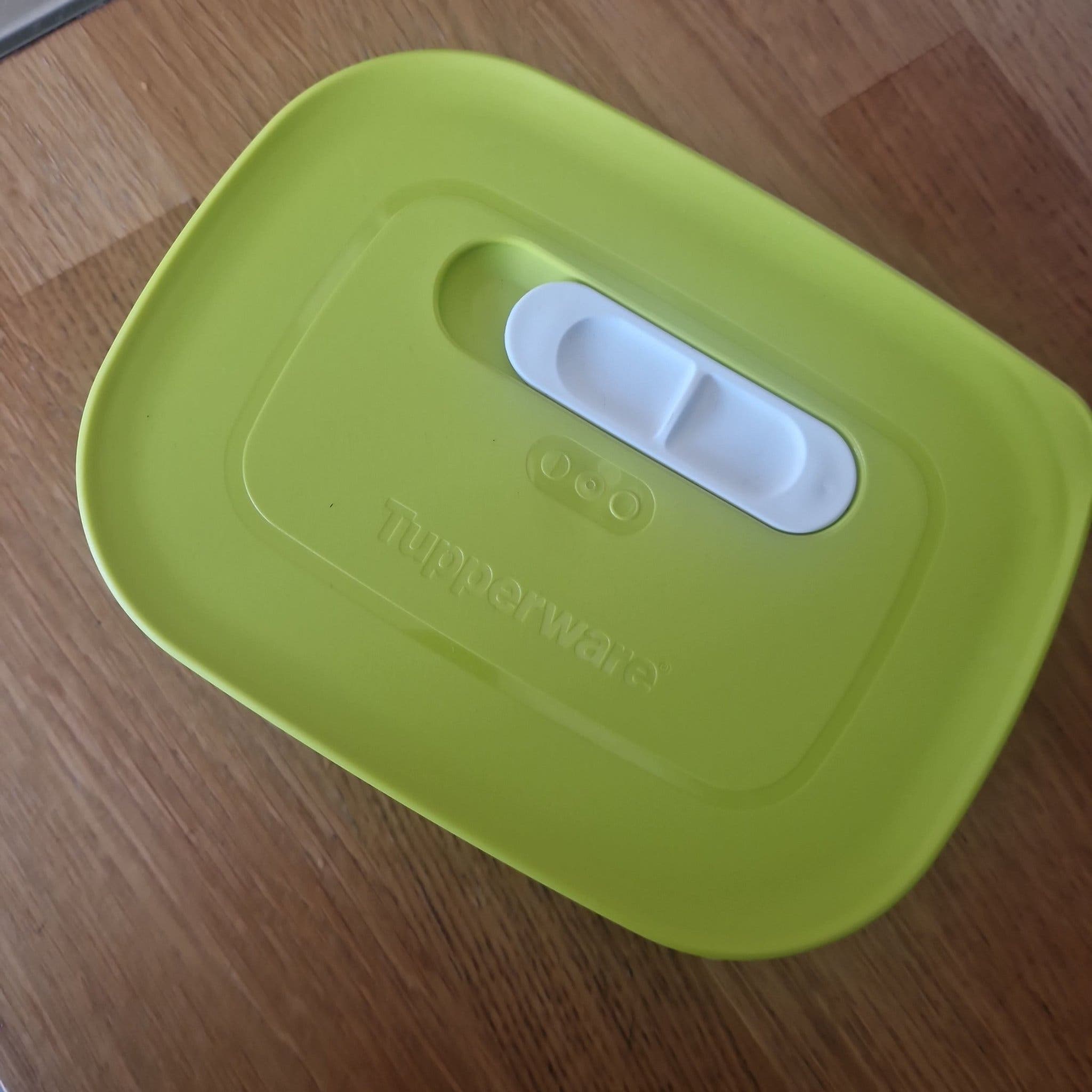 Se produkter som liknar Tupperware Förvaringslåda på Tradera (690830323)