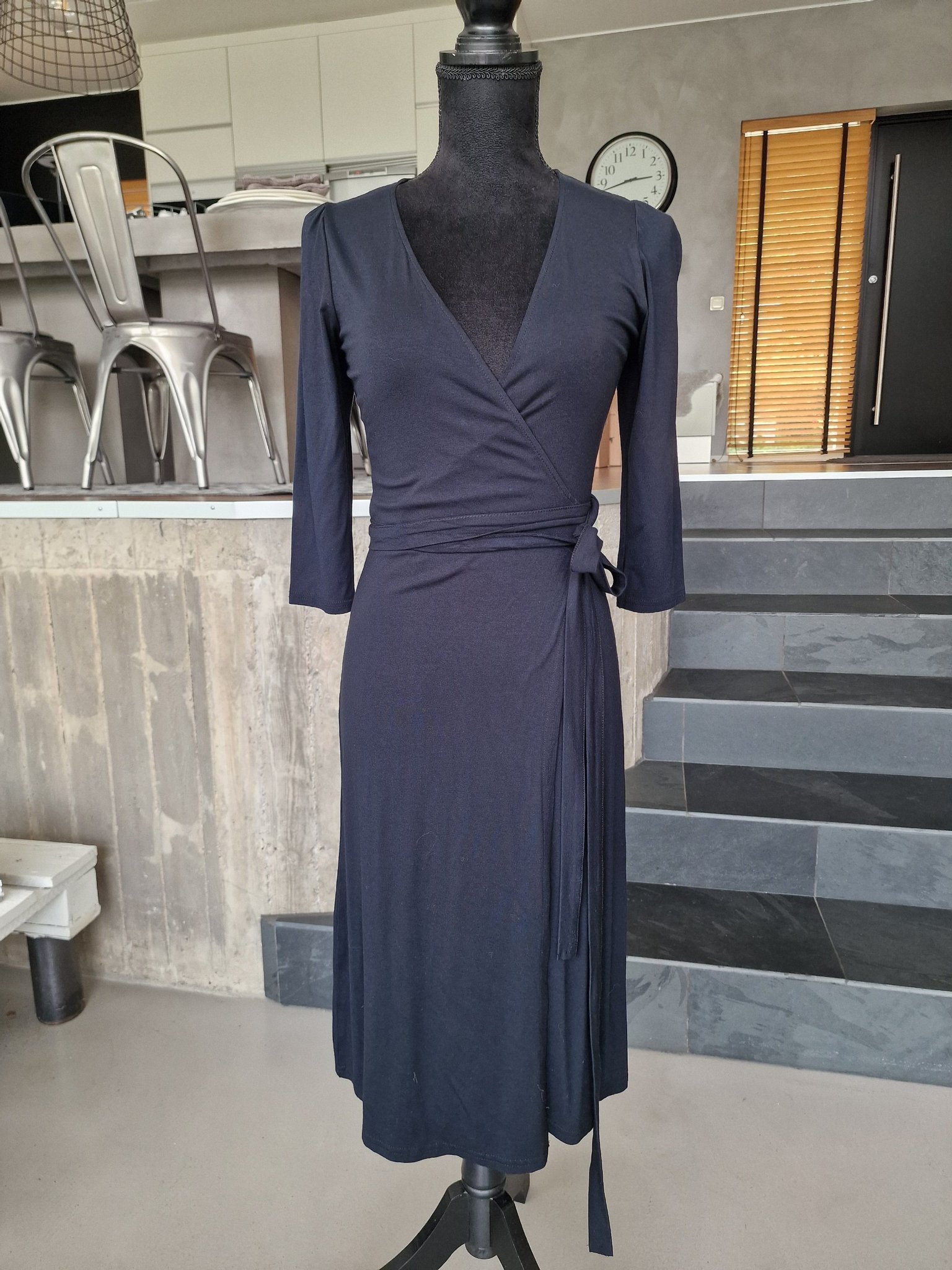 Omlottklänning från Gina Tricot! Som ny! | Köp på Tradera (711308345)