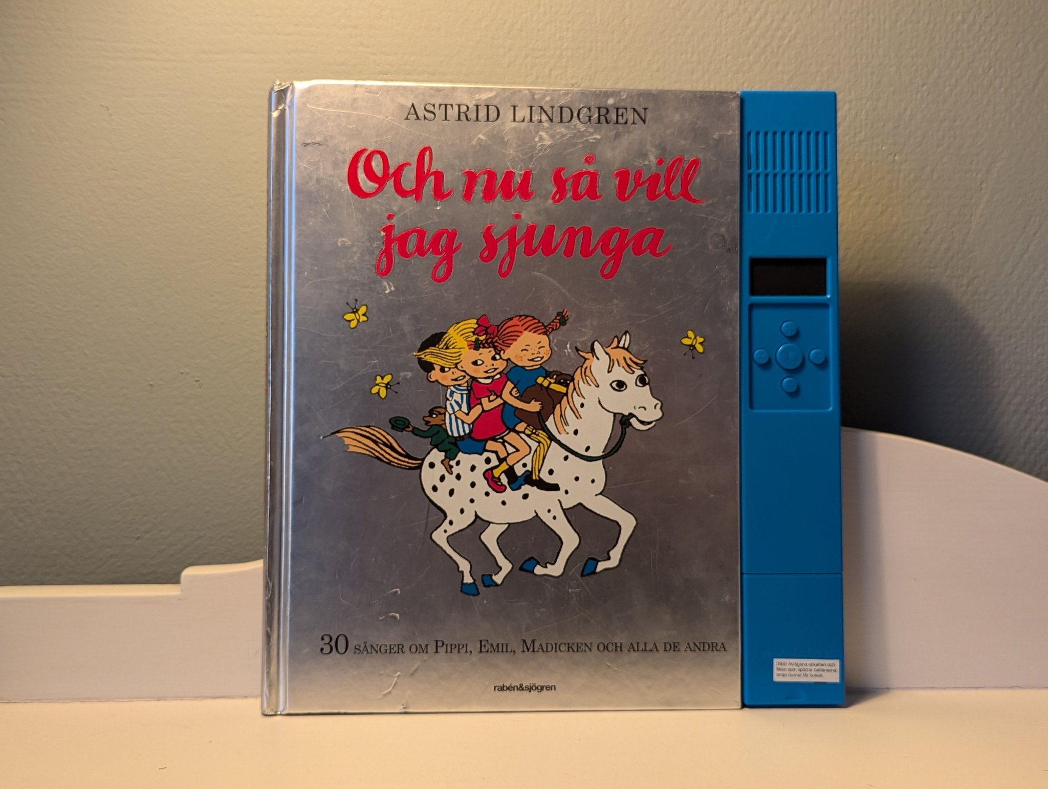 Se produkter som liknar Och nu så vill jag sjunga - A.. på Tradera ...