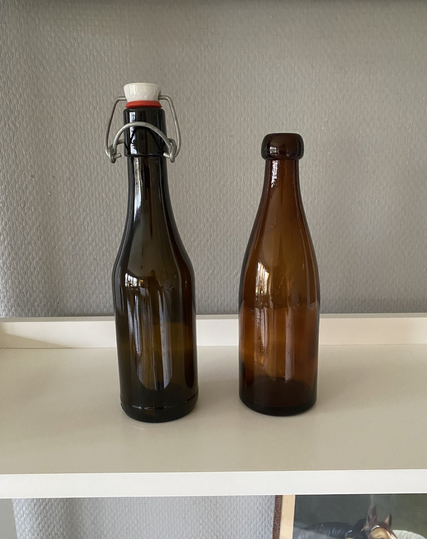 2 st Bruna Gamla Ölflaskor Flaskor Vintage Retr.. | Köp på Tradera ...