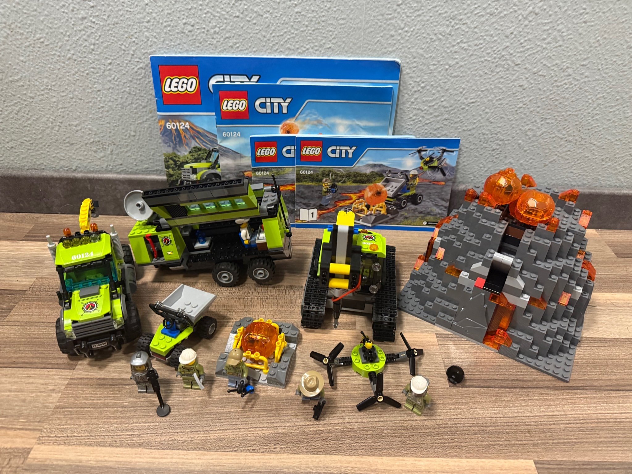 Lego 60124 - City volcano exploration base | Köp på Tradera (698090381)