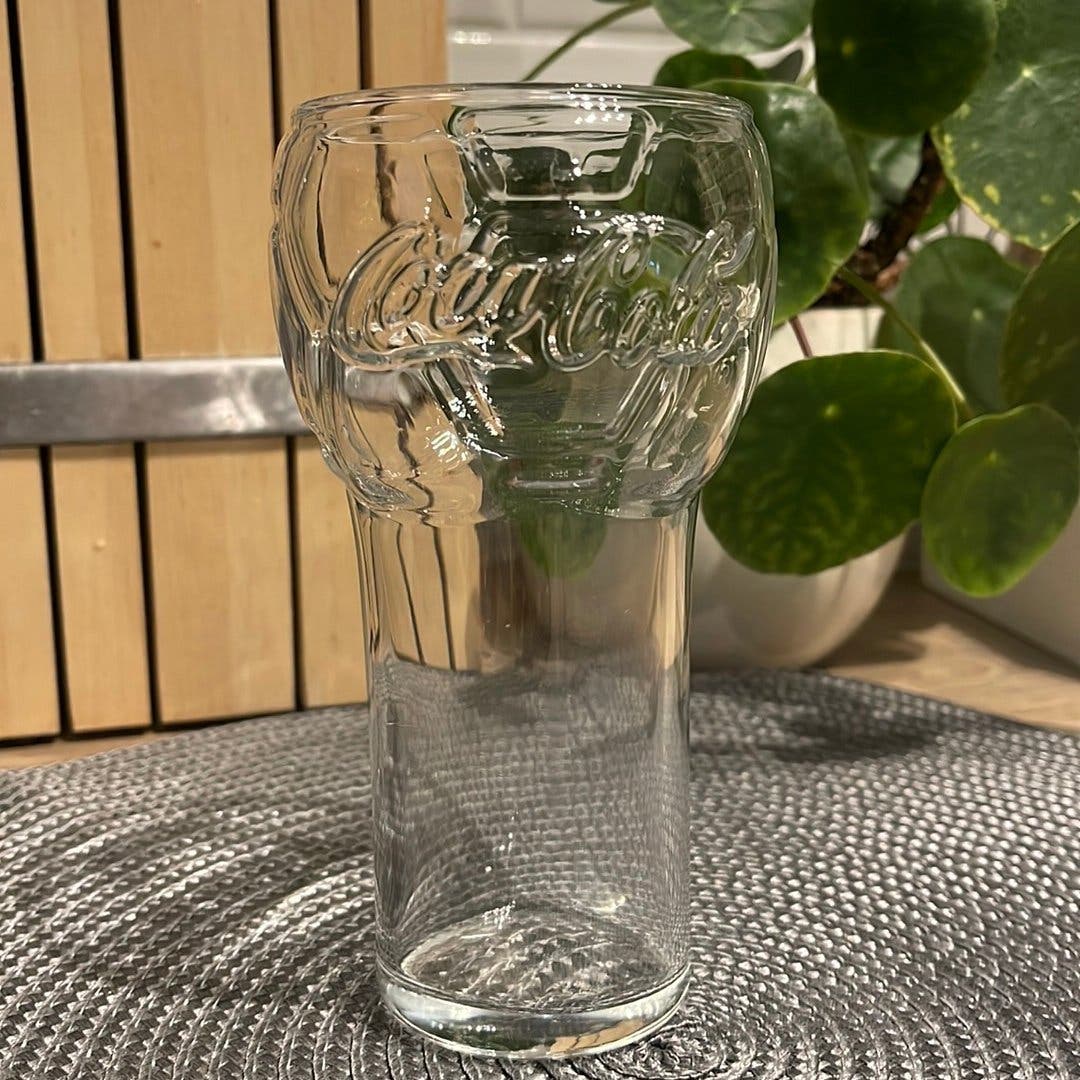 Coca Cola glas retro med präglad logga – ovanli.. | Köp på Tradera ...