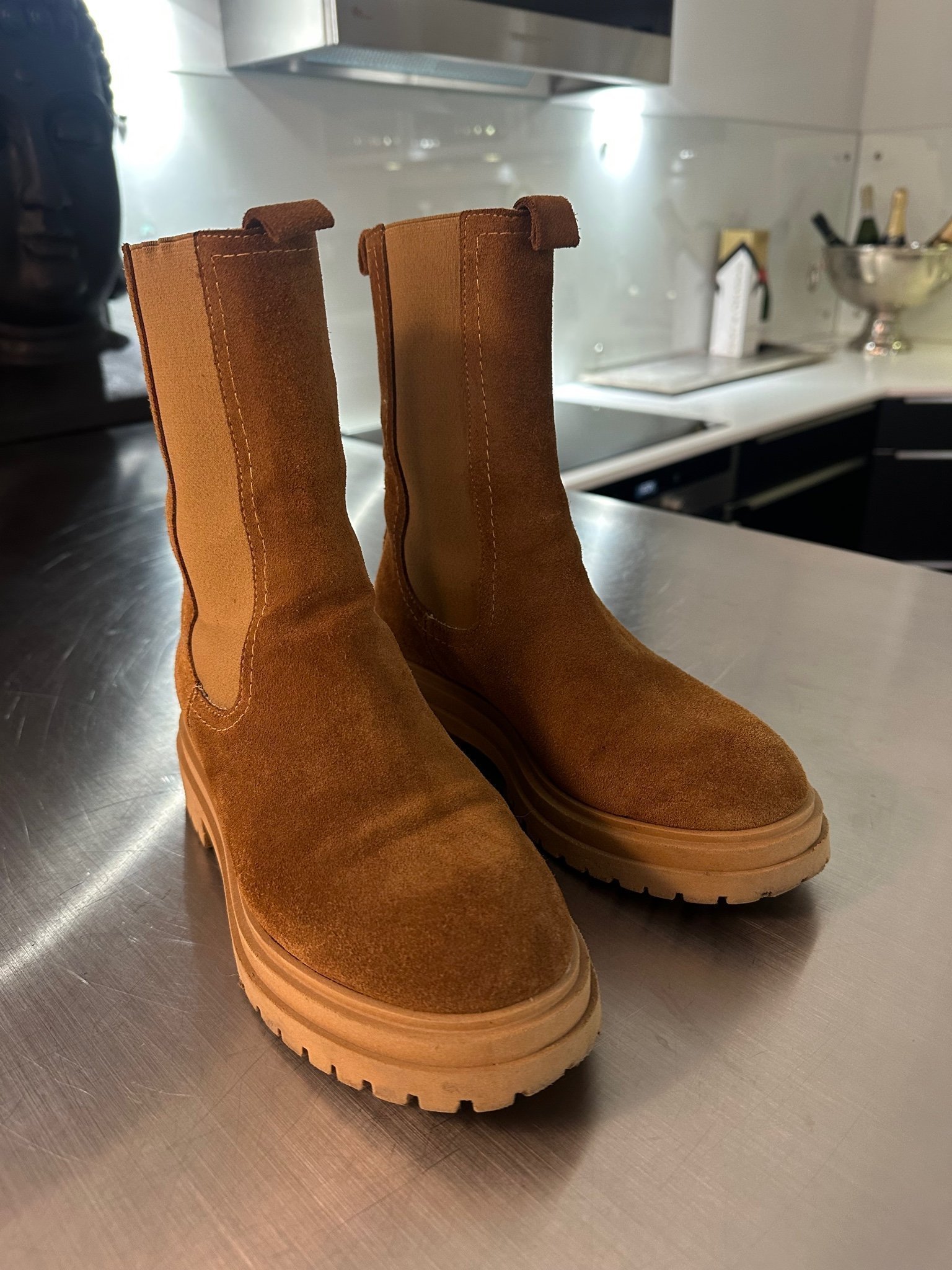 Helt underbara stövletter i mocka från Bukela | Köp på Tradera (709510013)
