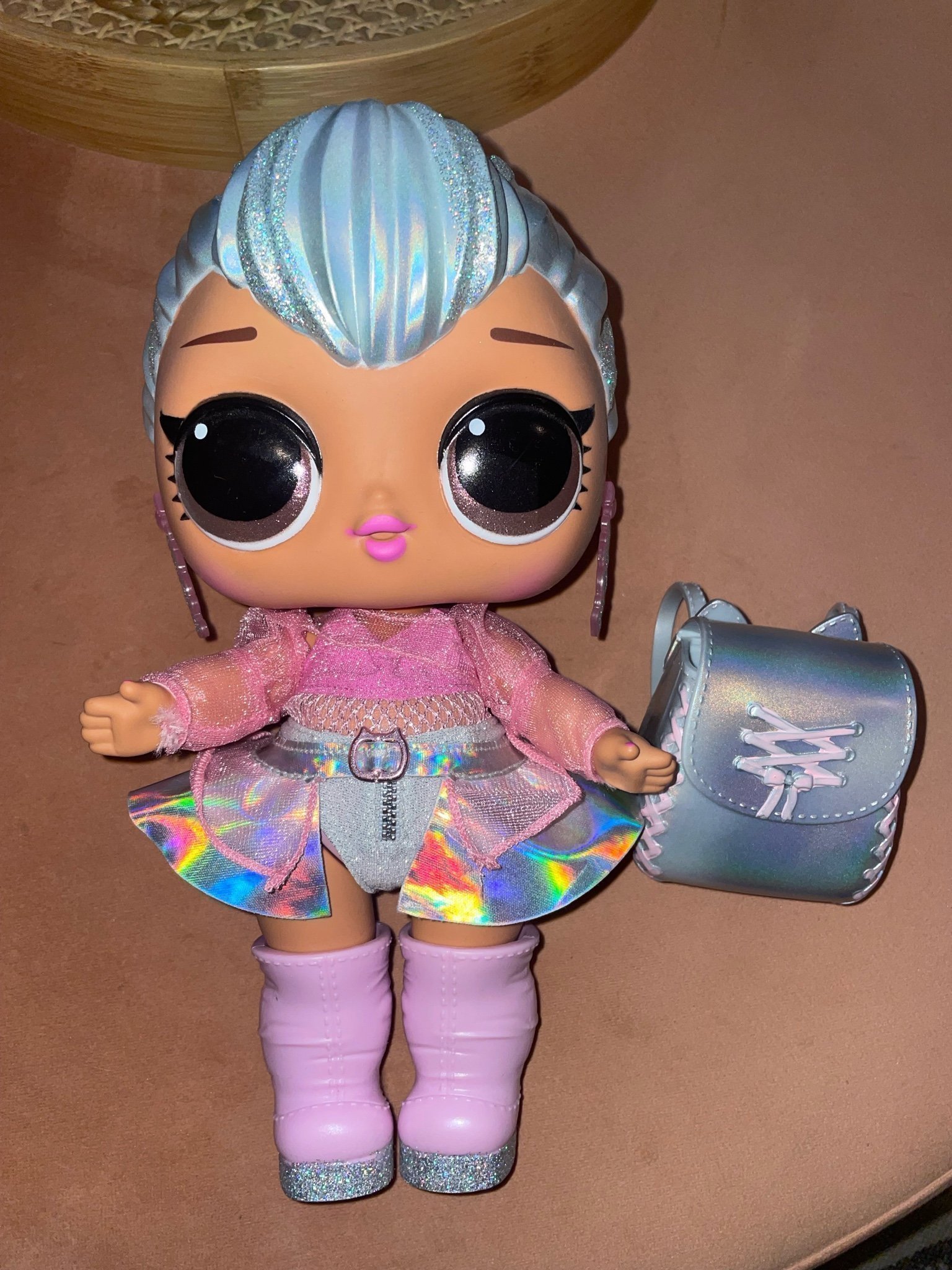 Se produkter som liknar LOL Surprise STOR docka på Tradera (630622513)