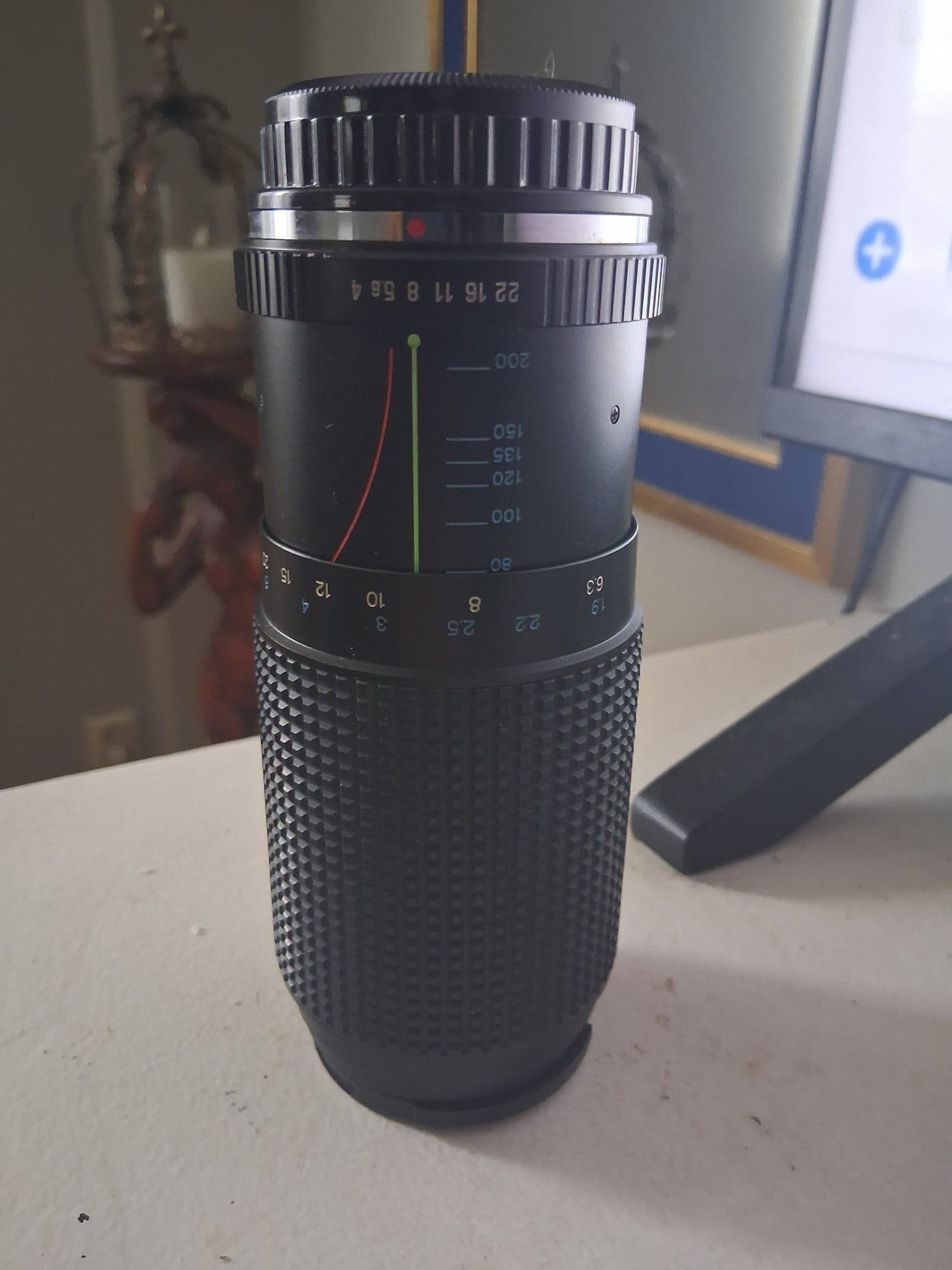 RMC Tokina 80-200mm f/4 manuellt zoomobjektiv | Köp på Tradera (737077679)