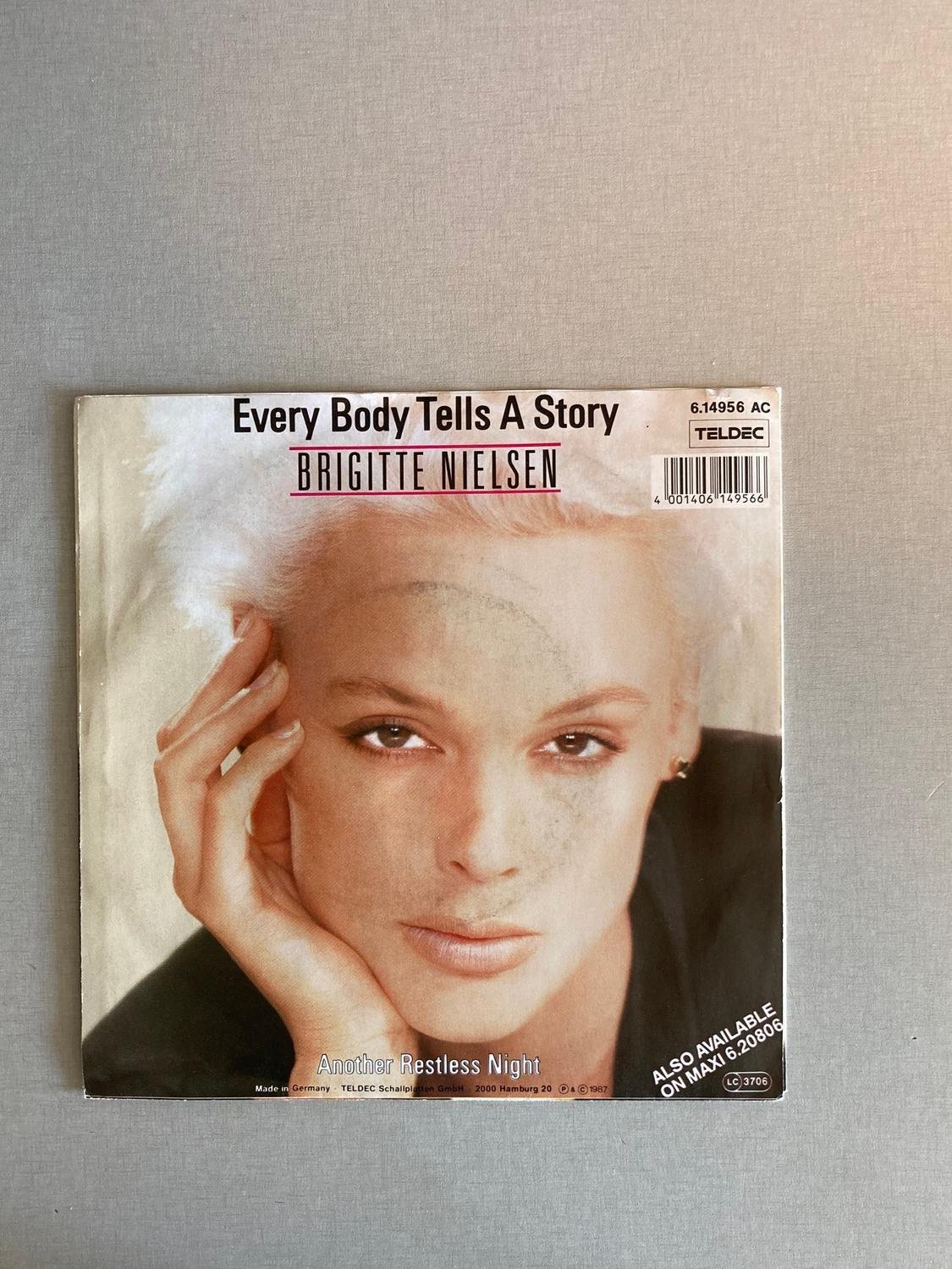 Se produkter som liknar Brigitte Nielsen Every Body T.. på Tradera ...