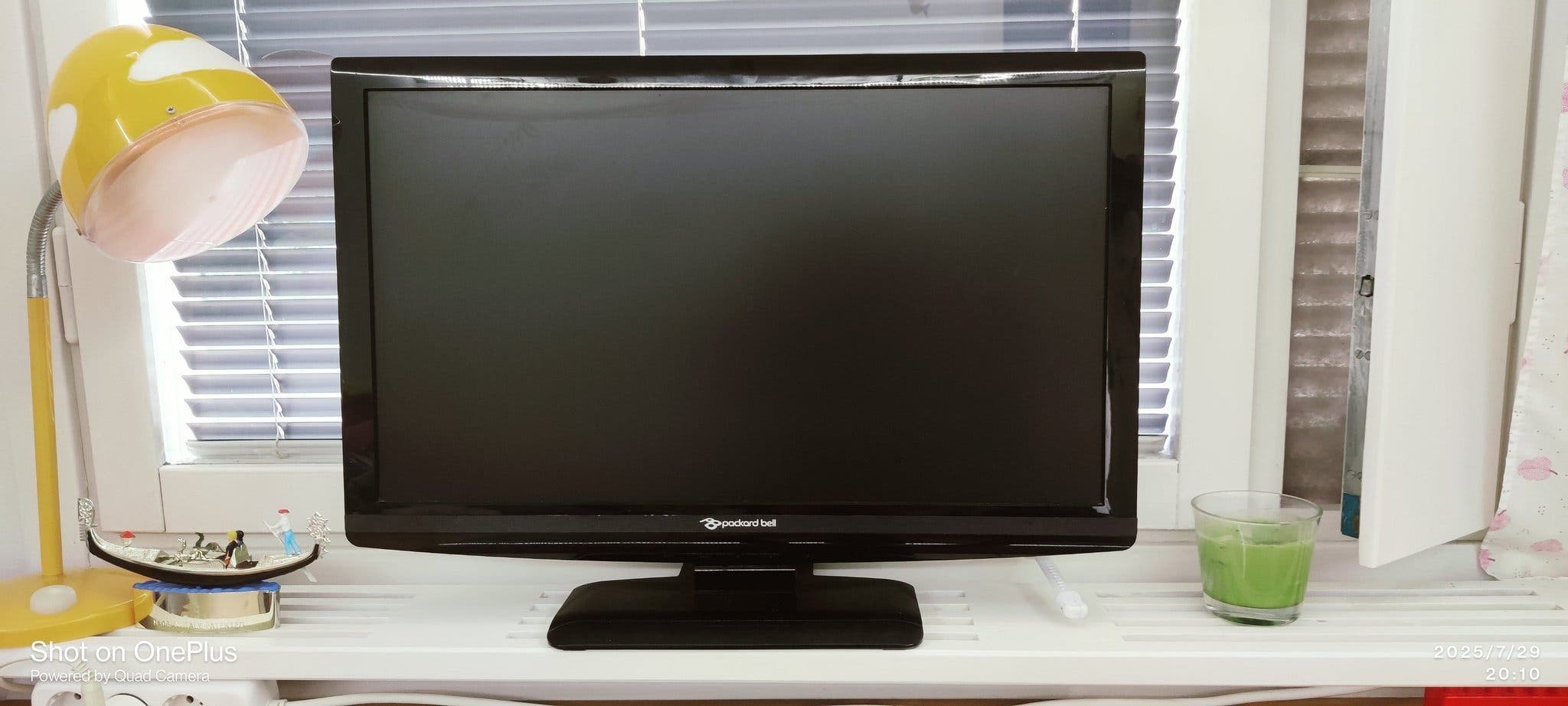 Se produkter som liknar Packard Bell LCD Monitor Vise.. på Tradera ...