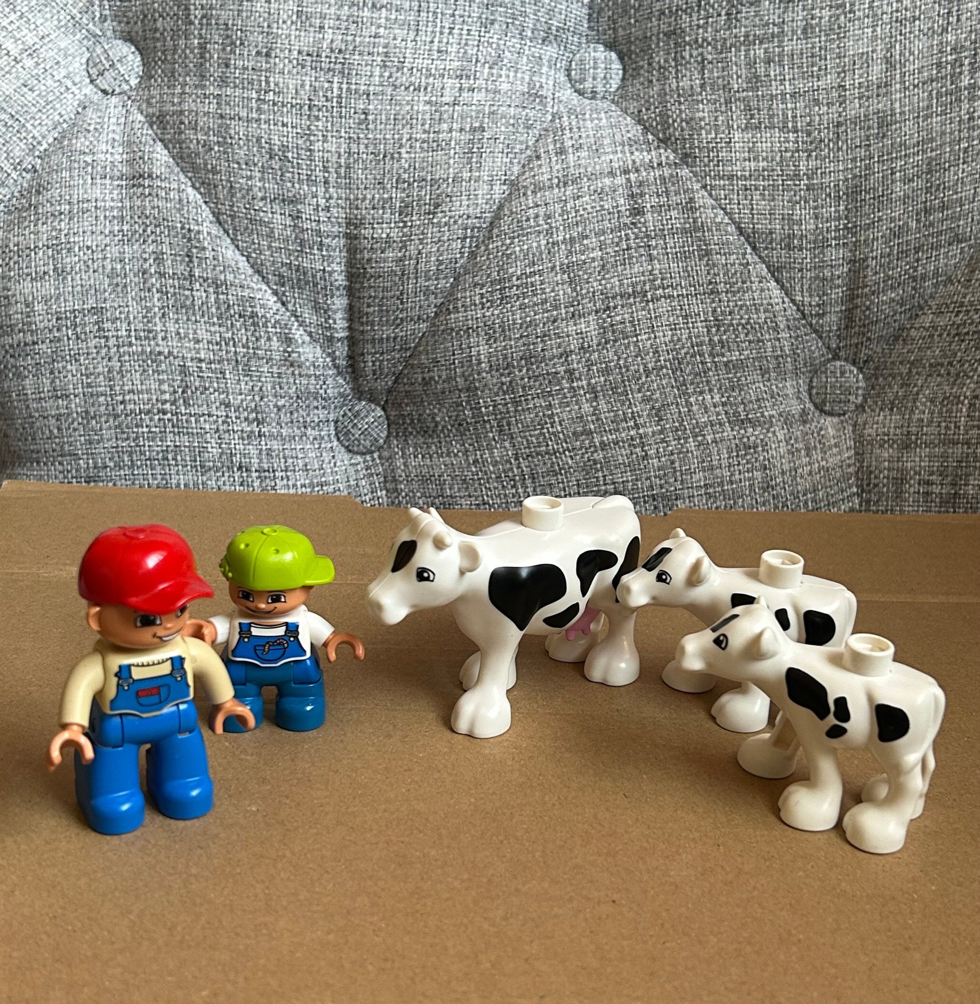 Se produkter som liknar Lego Duplo ko kalv kor bonde .. på Tradera ...