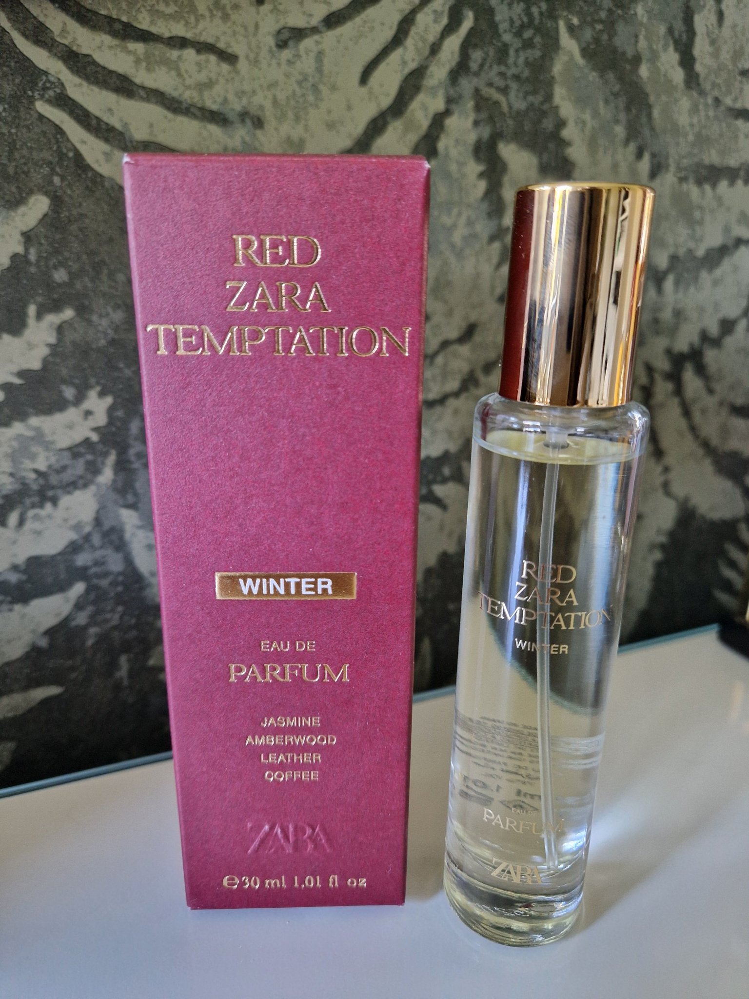 Se produkter som liknar Zara Red Temptation Winter Ea.. på Tradera (694634440)