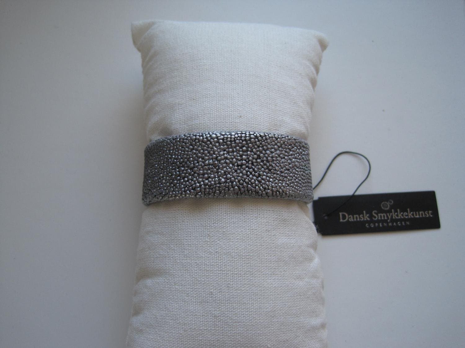 Stelt Armband Hematit Dansk Smykkekunst | Köp på Tradera (591890654)