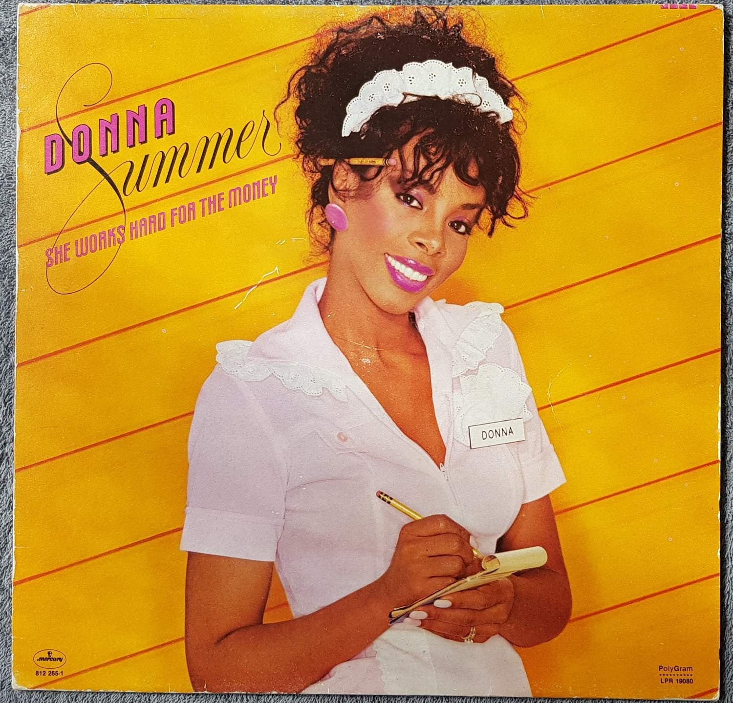DONNA SUMMER LP: SHE WORKS HAAD FOR THE MONEY | Köp på Tradera (645468249)