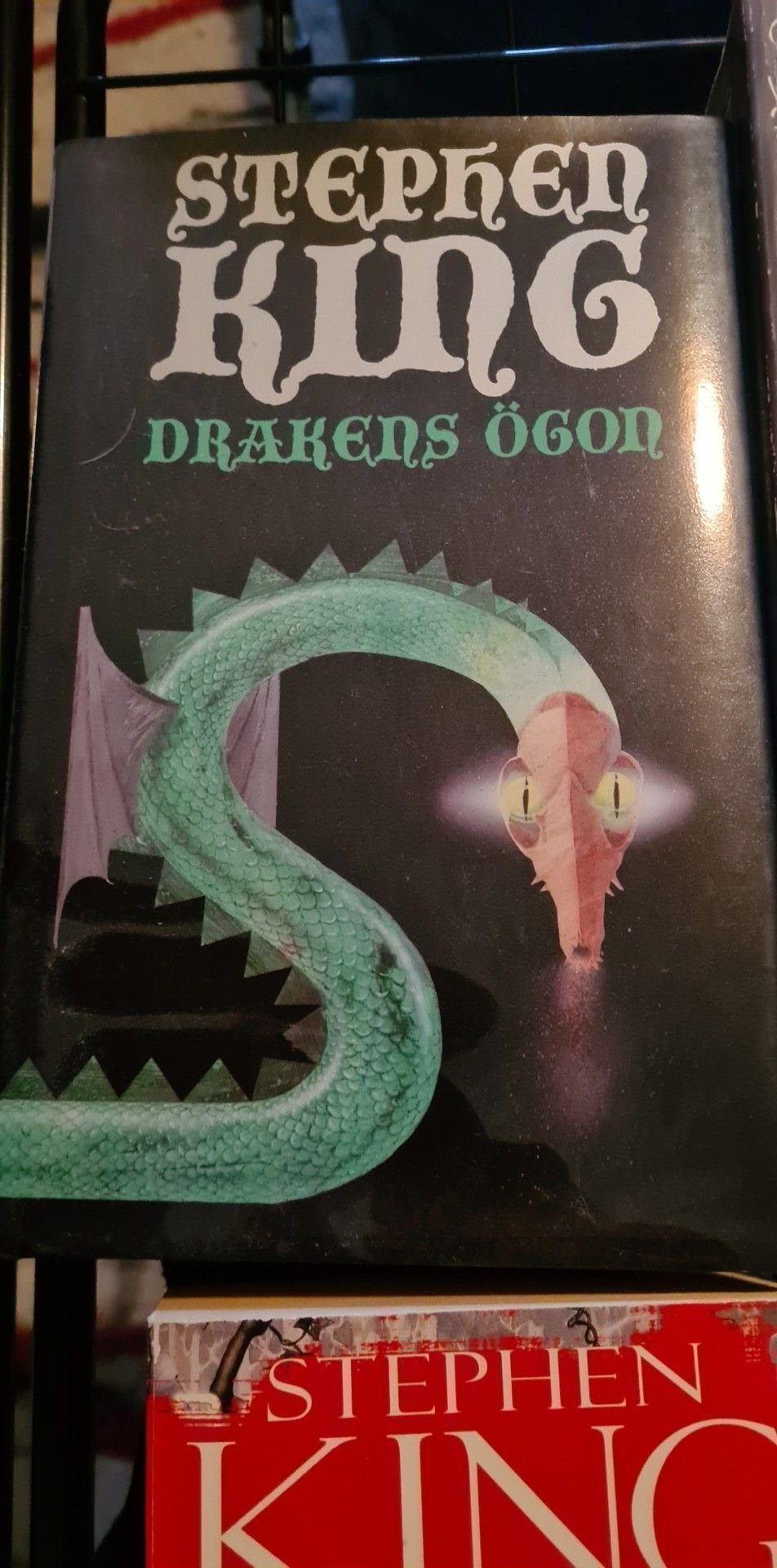 Se produkter som liknar Drakens Ögon - Stephen King -.. på Tradera ...
