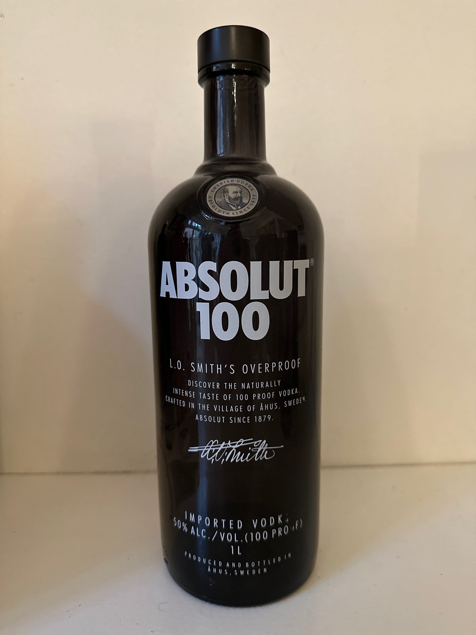 Absolut vodka 100 LO Smiths overproof flaska 1l | Köp på Tradera ...