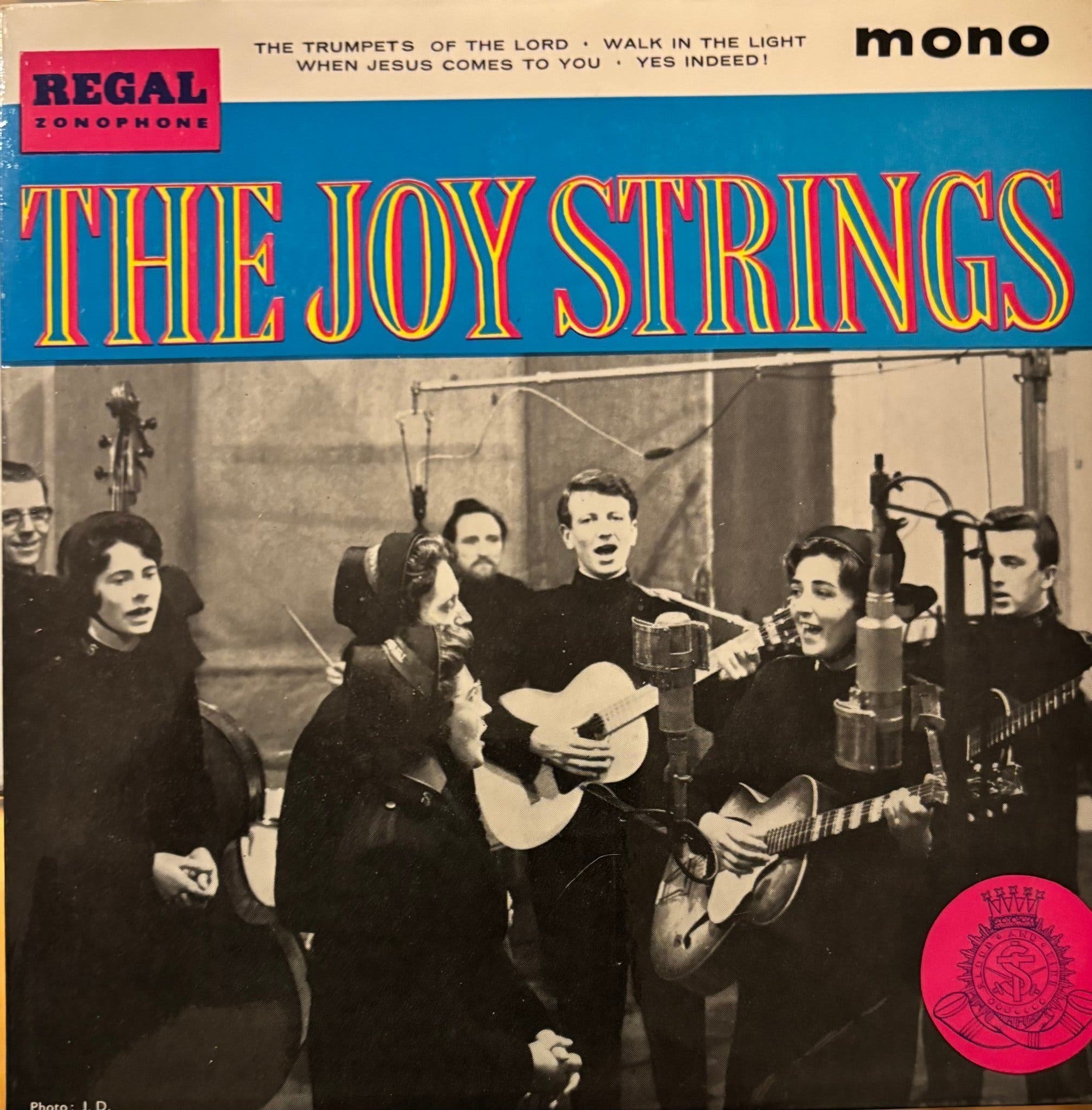 Se produkter som liknar The Joy Strings - The Trumpet.. på Tradera ...