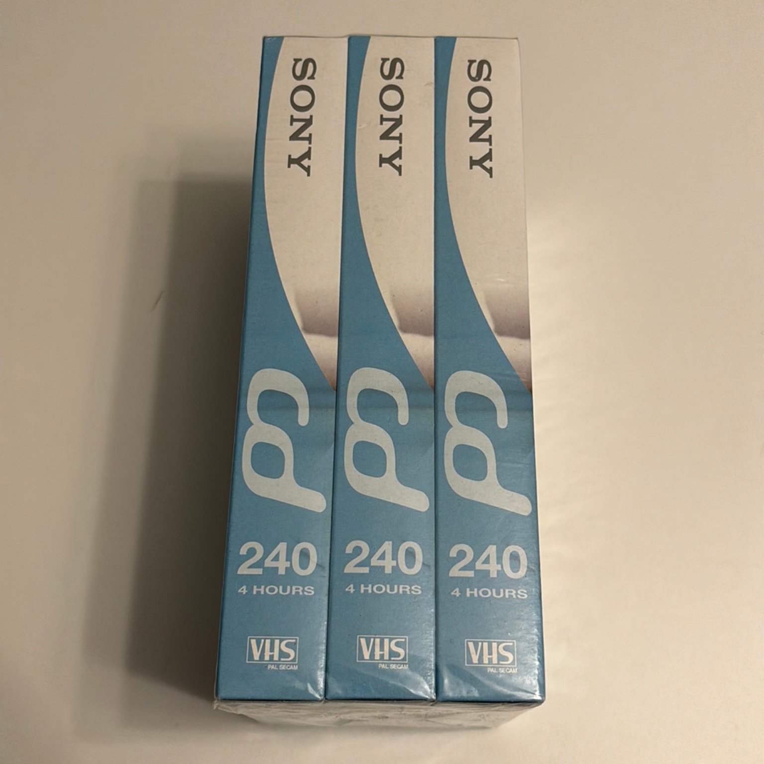 Se produkter som liknar VHS Videokassetter Sony240, H.. på Tradera ...