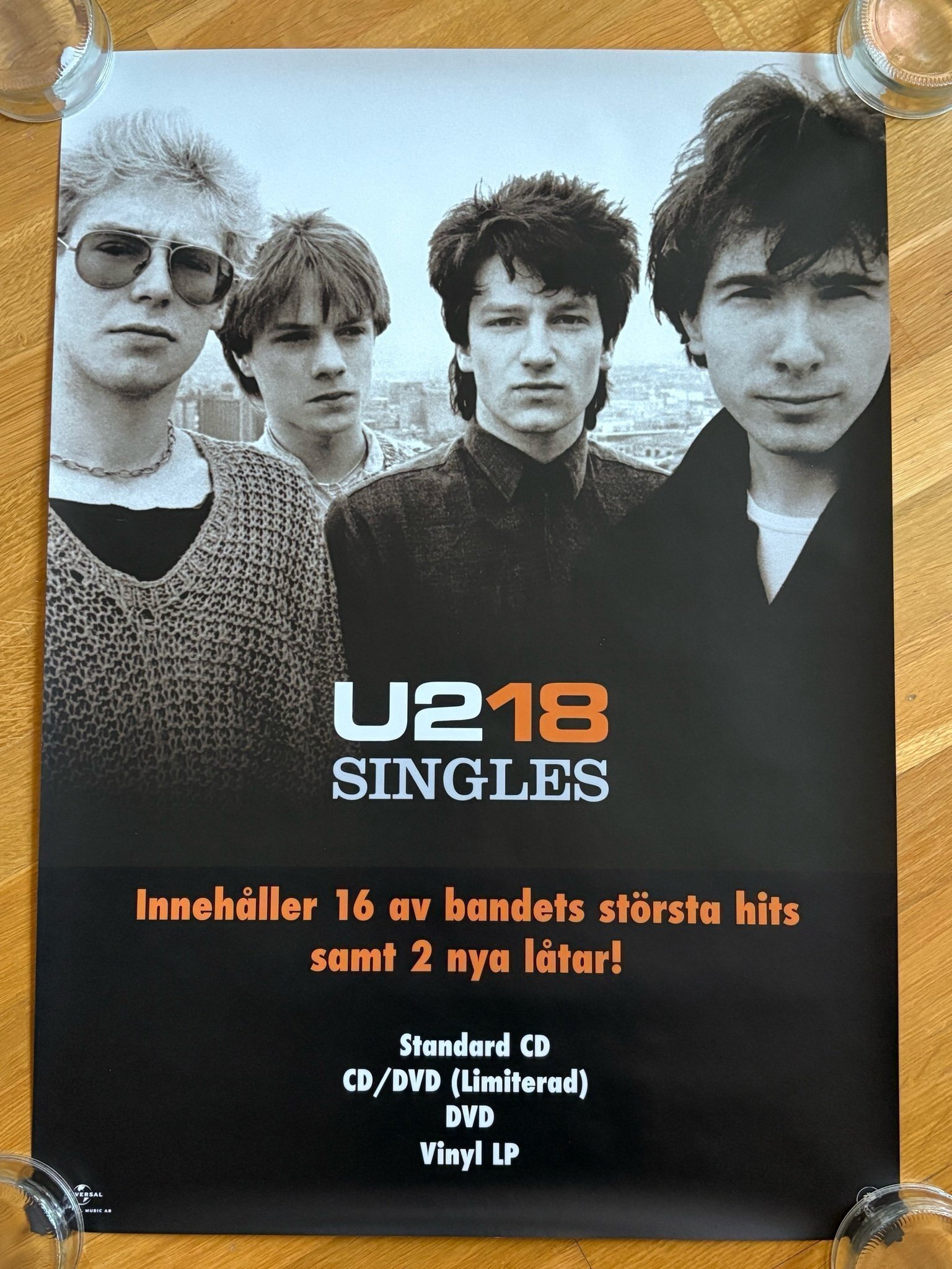 Se produkter som liknar U2 – poster – U218 Singles – .. på Tradera ...