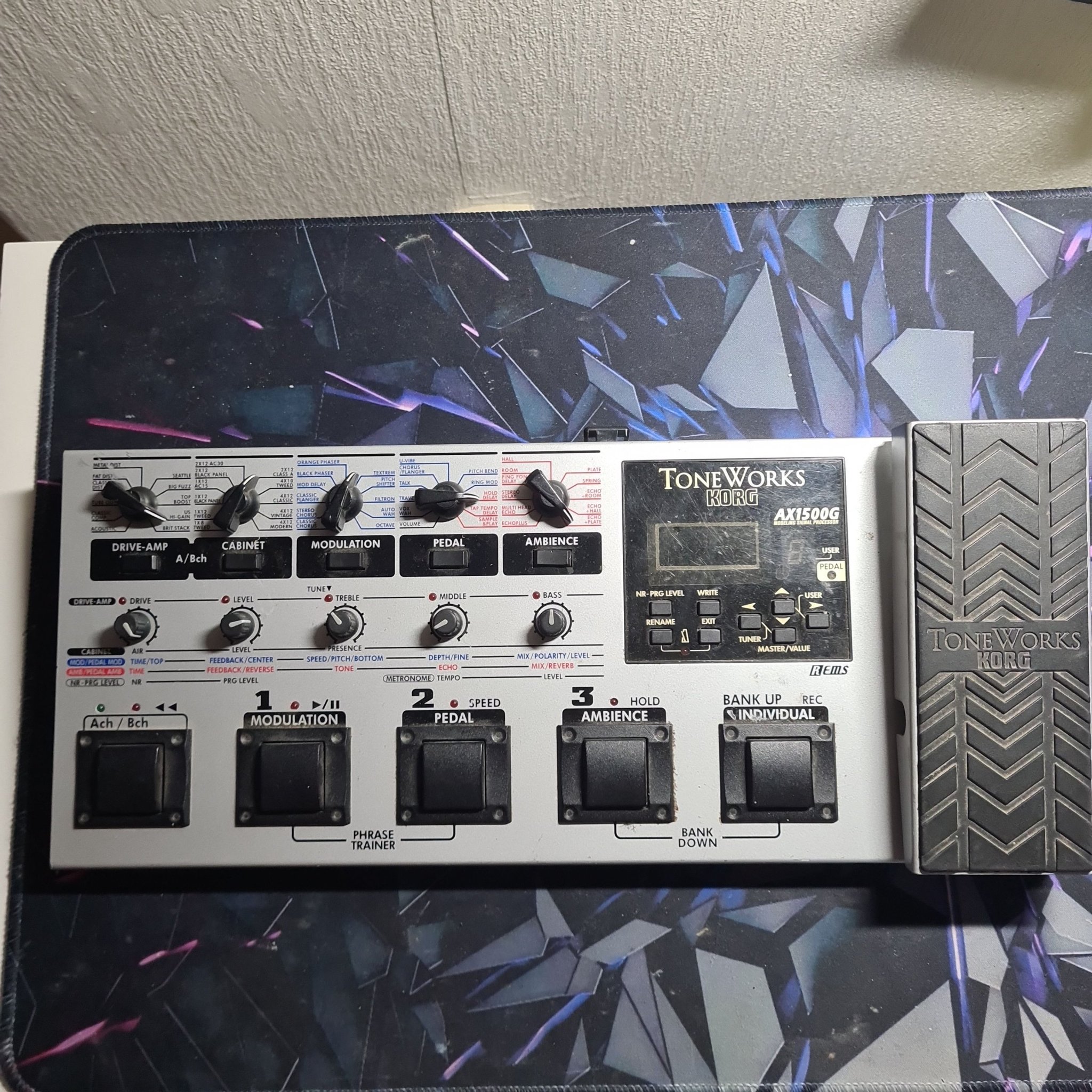 ToneWorks Korg AX1500G | Köp på Tradera (697982824)