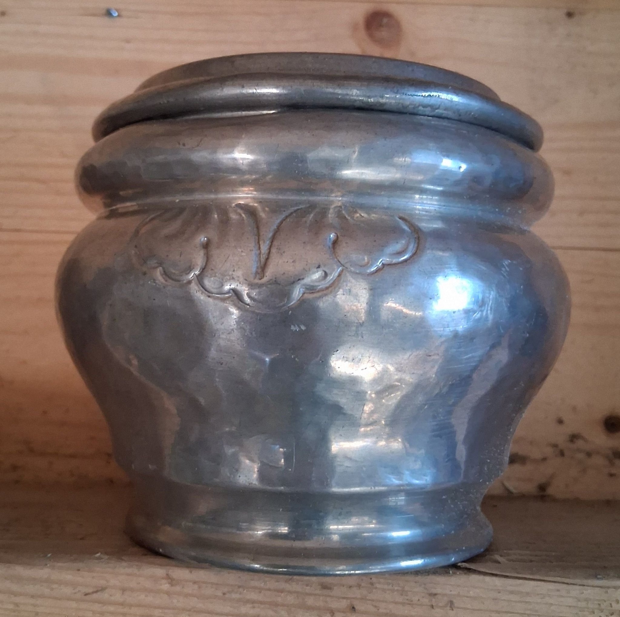 Vintage Burk med Lock | Köp på Tradera (711347537)