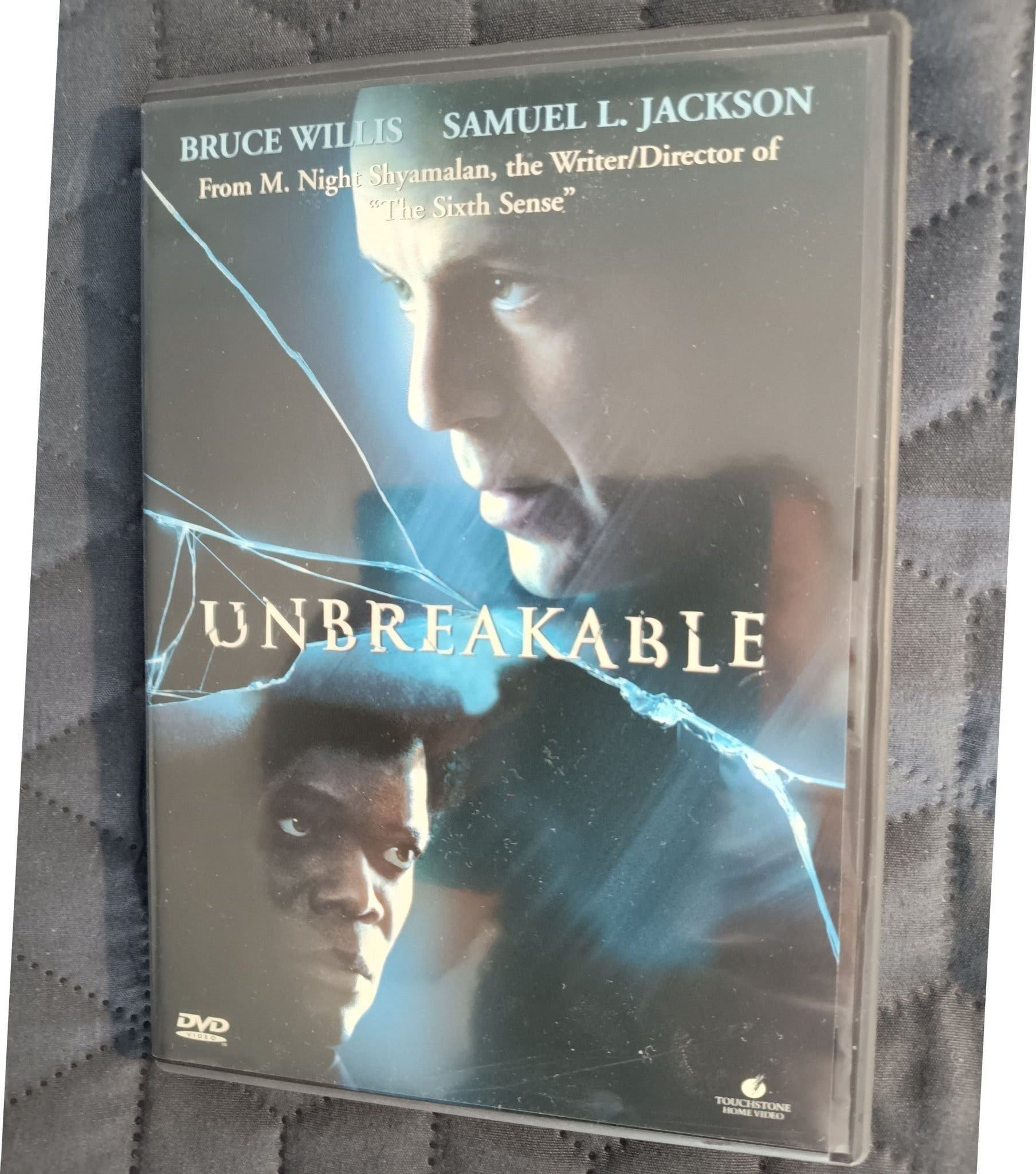 Se produkter som liknar DVD UNBREAKABLE BRUCE WILLIS .. på Tradera ...