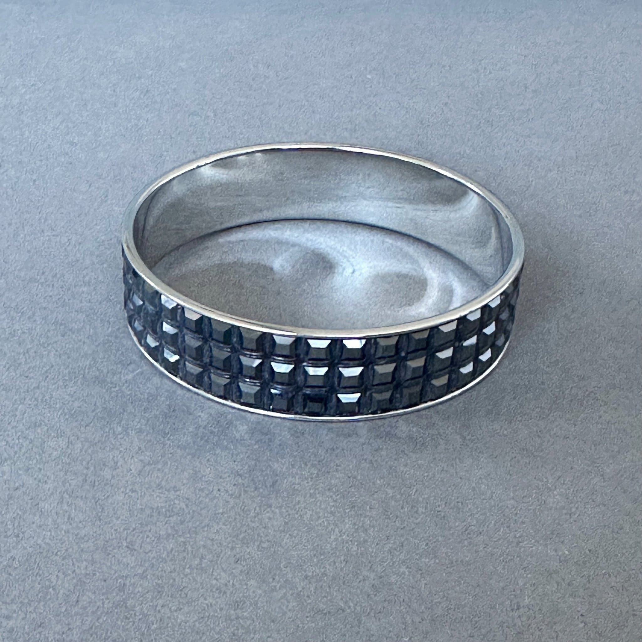 Calvin Klein Jeans Stelt Armband med glittrande.. | Köp på Tradera ...
