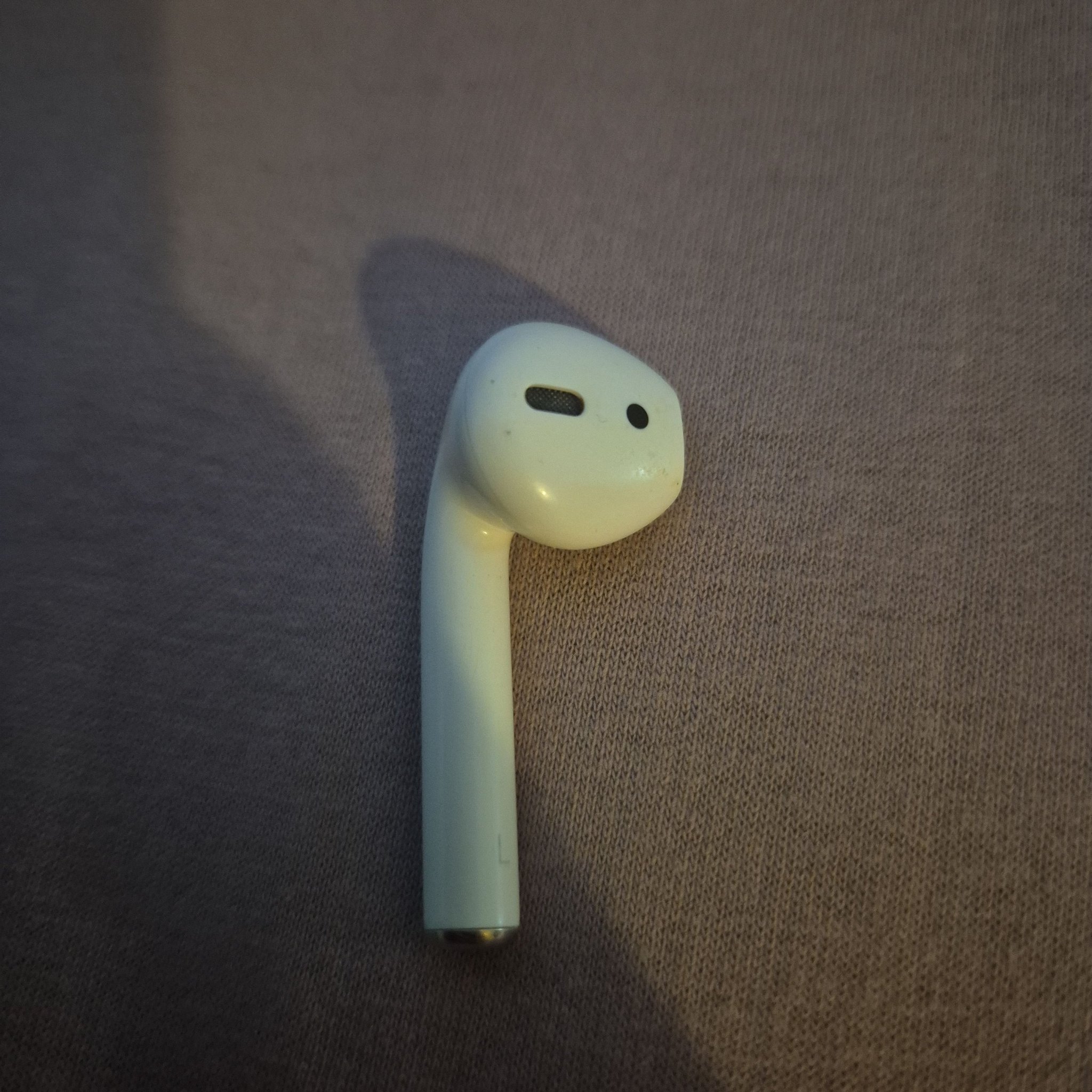 Apple AirPods Gen 2 (vänster hörlur) | Köp på Tradera (732859111)