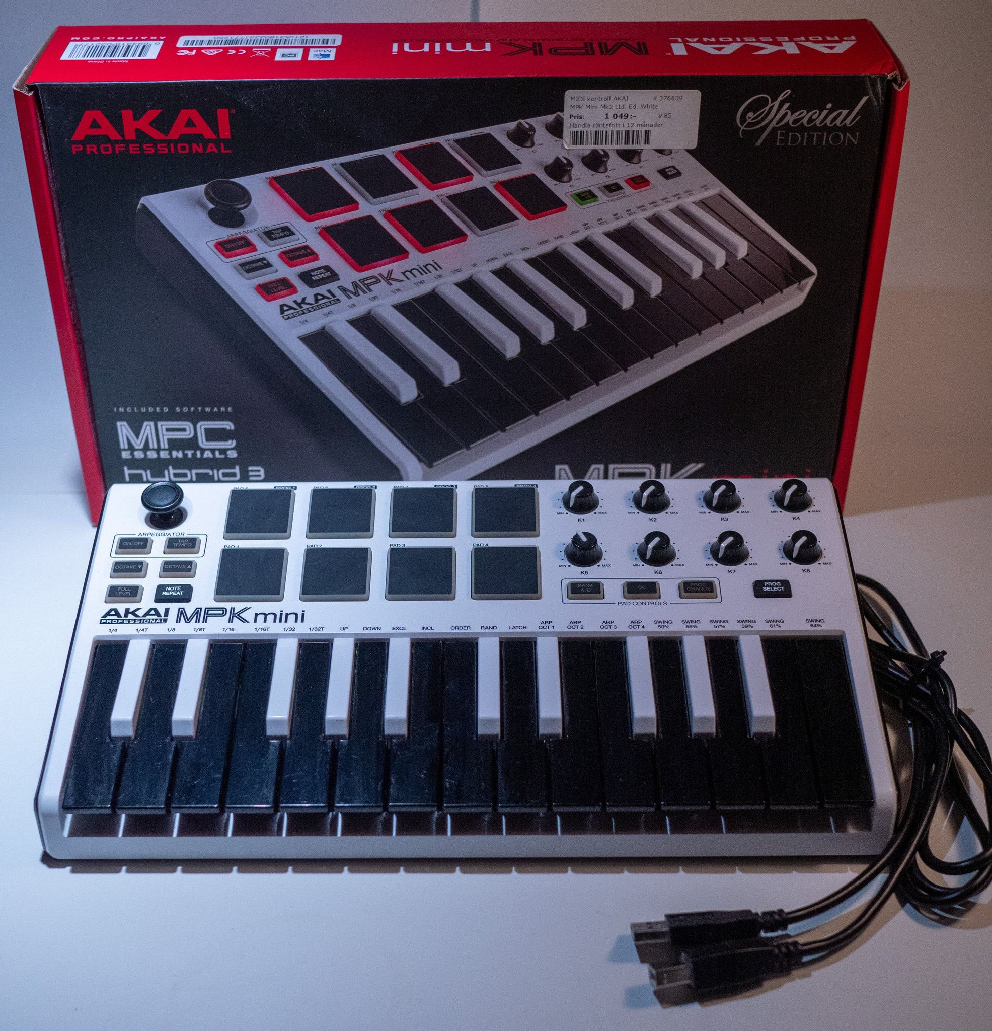 Se produkter som liknar Akai MPK Mini Mk 2 Special Ed.. på Tradera ...