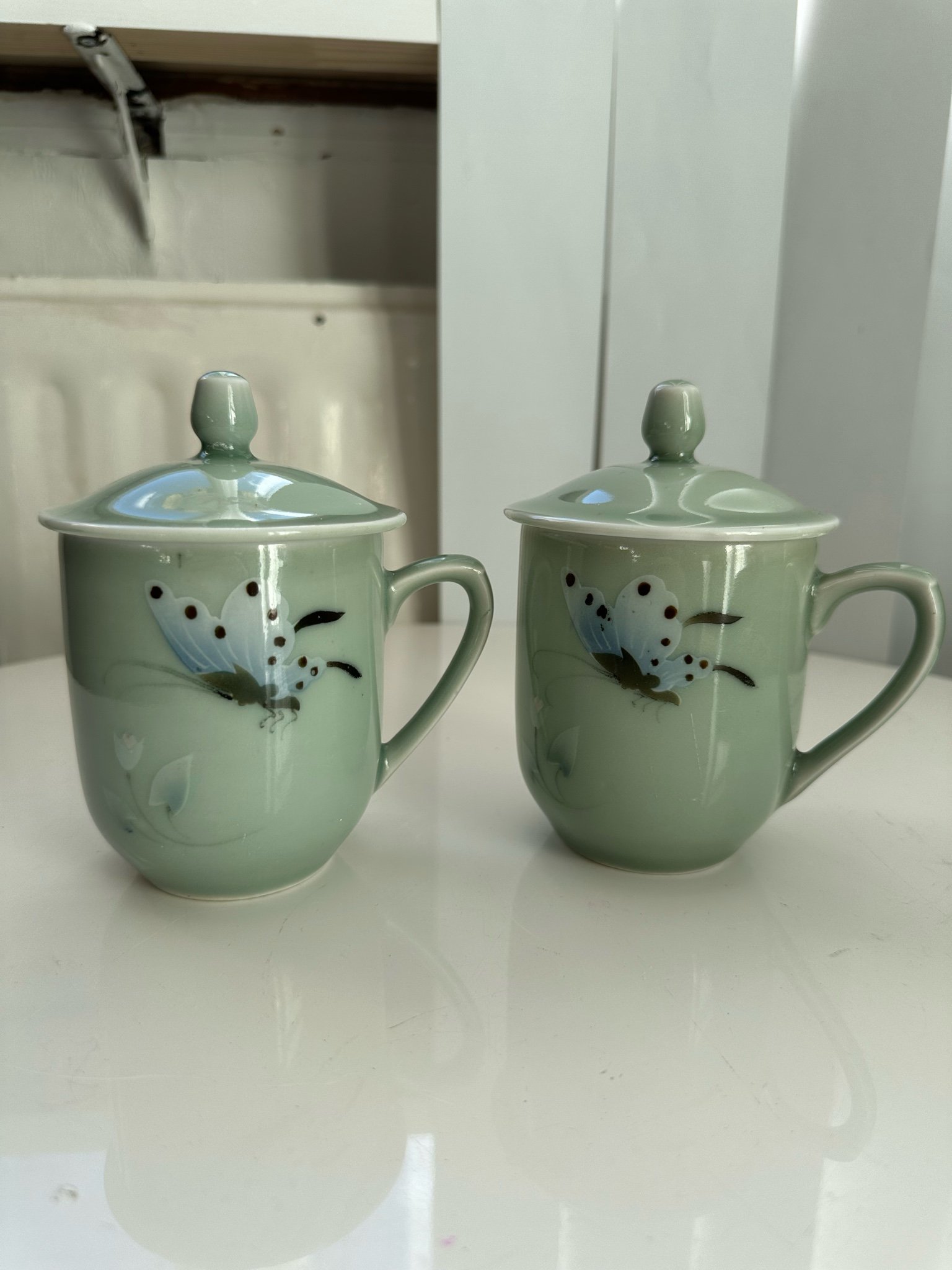 Se produkter som liknar Te muggar med lock på Tradera (631548362)