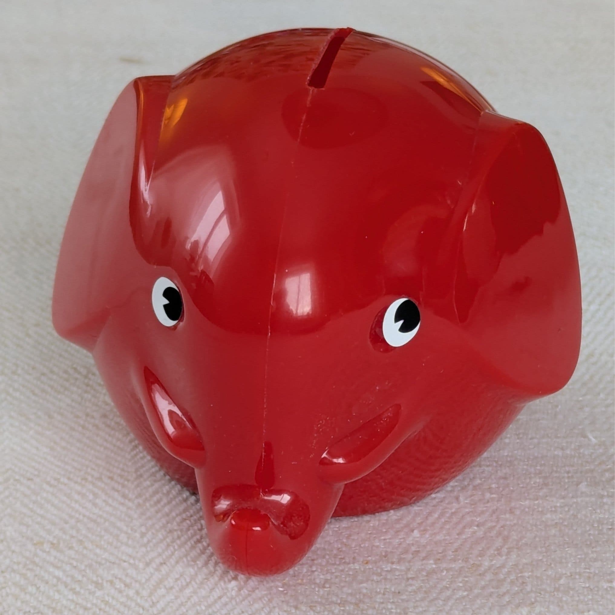 Se produkter som liknar Röd Elefant Spargris - Plast .. på Tradera ...