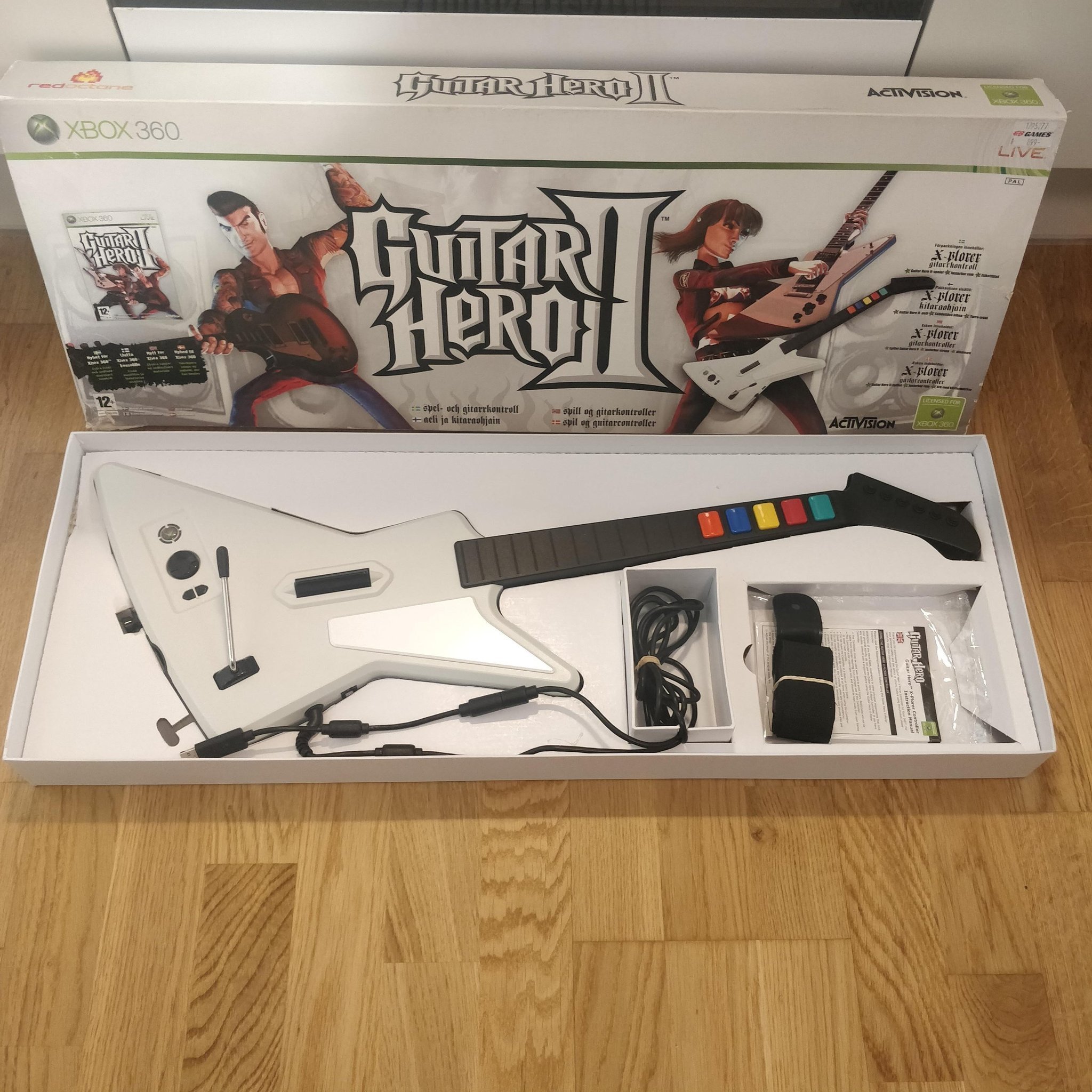 Guitar Hero gitarr X-Plorer Med Låda USB-Trådad.. | Köp på Tradera ...
