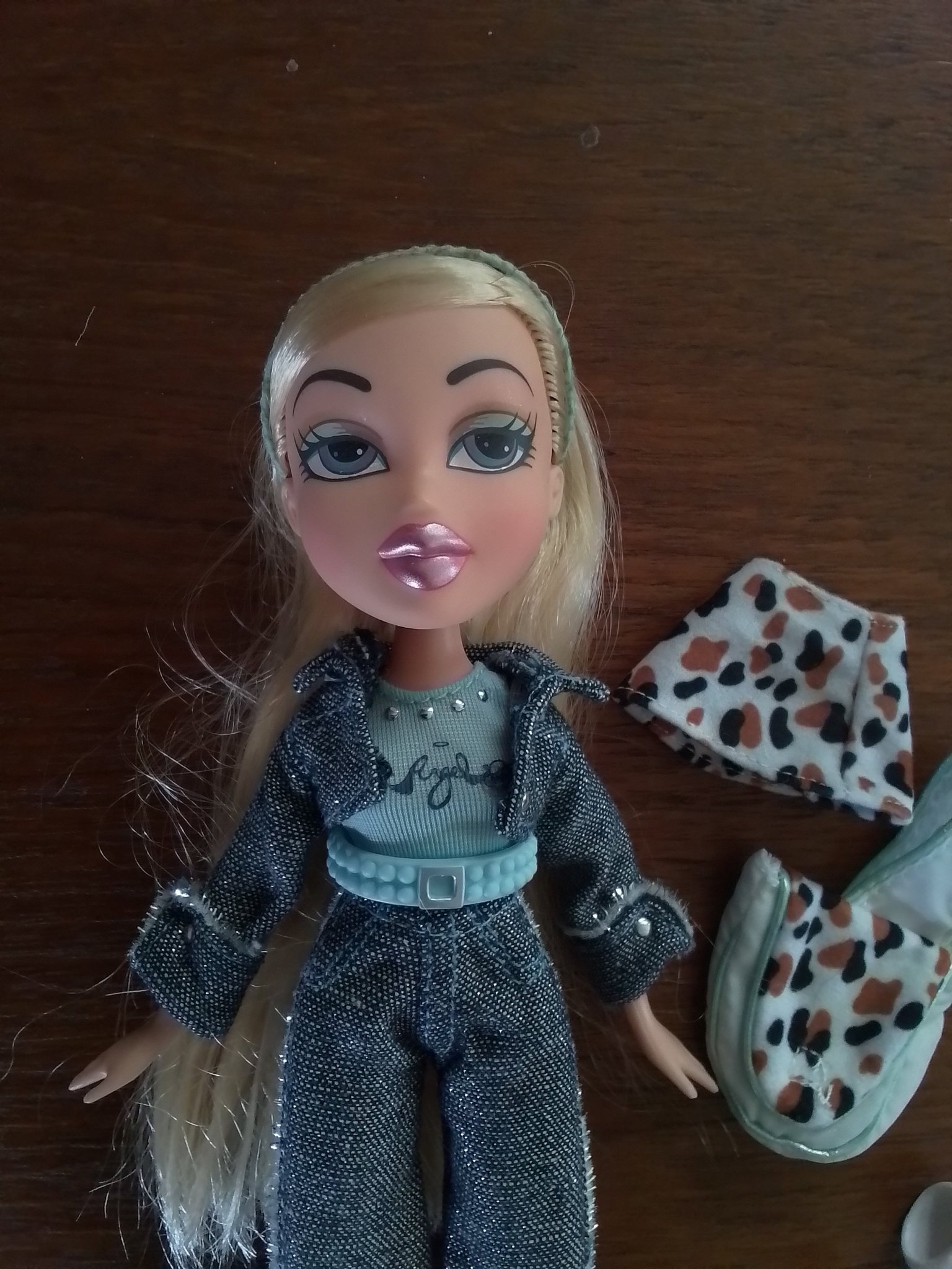 Bratz first edition cloe docka 20 years | Köp på Tradera (596001992)