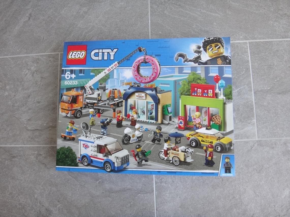 Se produkter som liknar Lego City 60233 Donut Shop Op.. på Tradera ...