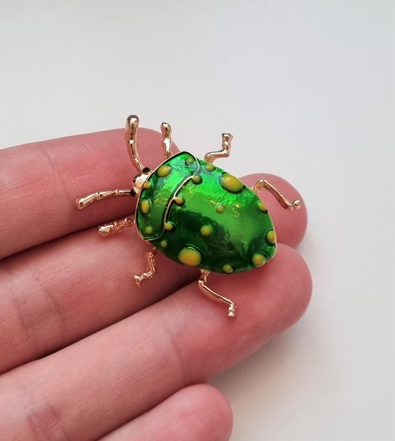 Brosch, Grön insekt / skalbagge m.. | Köp från Fyndgren på Tradera ...