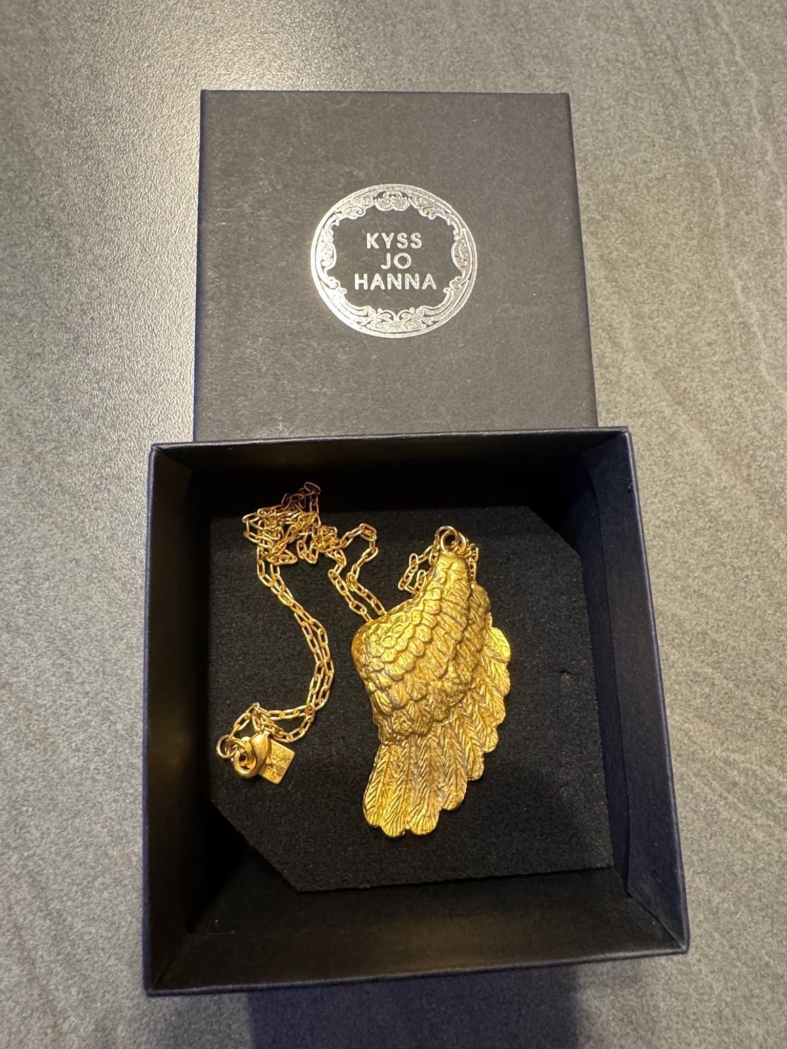 Fantastiskt halsband från Rachel Leigh i guldpl.. | Köp på Tradera (702911671)