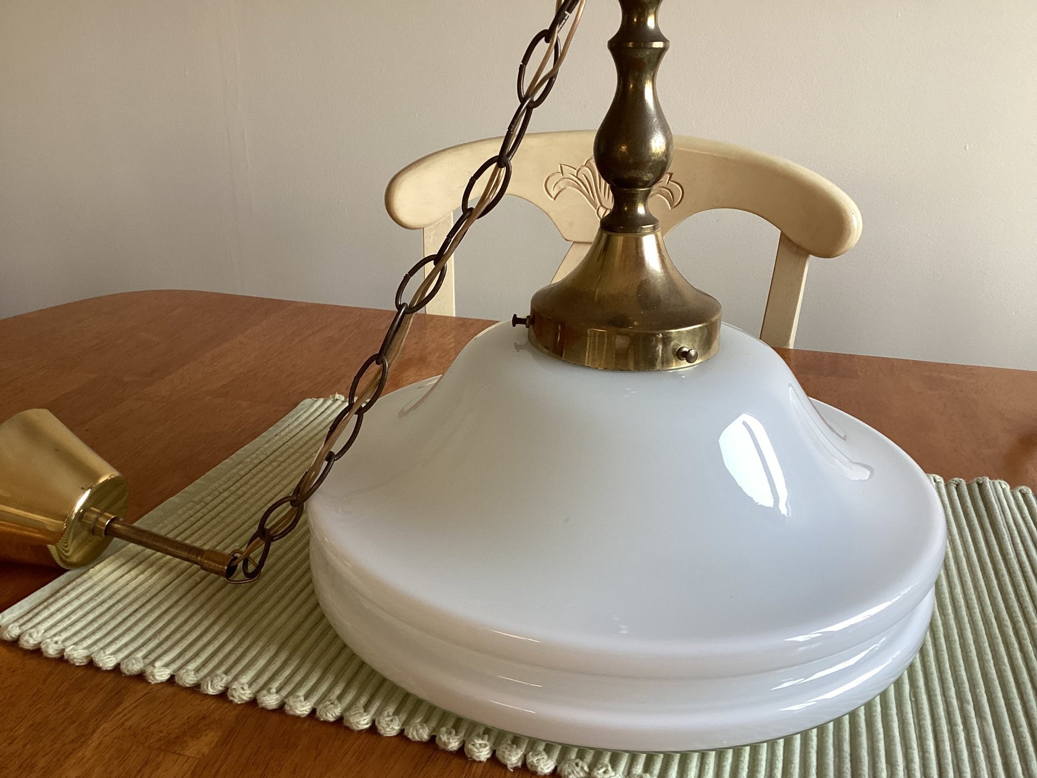 Retro Taklampa med vit opalglas och raster, | Köp på Tradera (705788112)