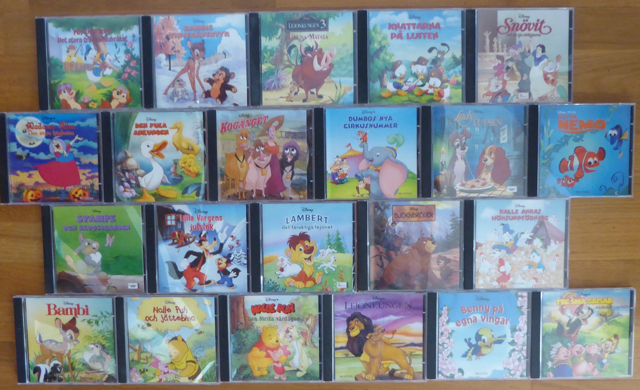 Se produkter som liknar 22 cd-skivor Disney Klubben K.. på Tradera ...
