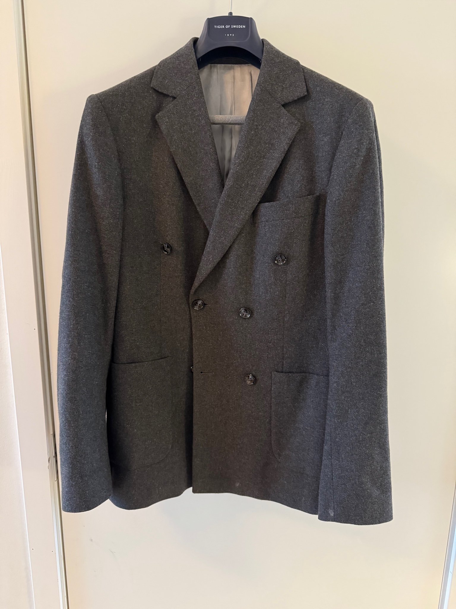 Tiger of Sweden grå kavaj, storlek 48 REG | Köp på Tradera (713899292)