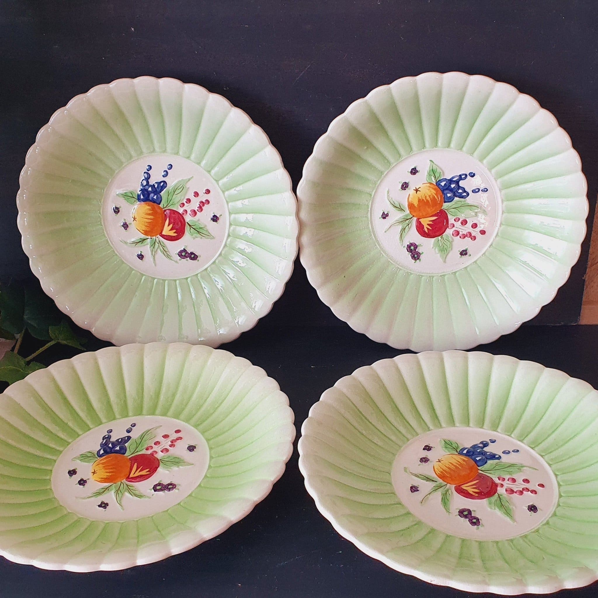 Bentley ware Staffordshire England assietter re.. | Köp på Tradera ...