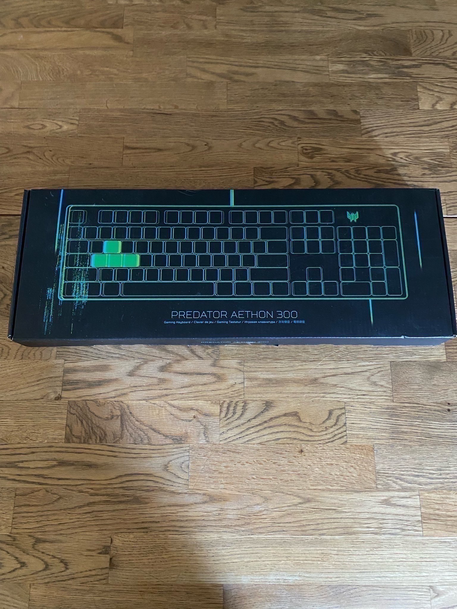 Se produkter som liknar Predator Aethon 300 Gaming Ta.. på Tradera ...