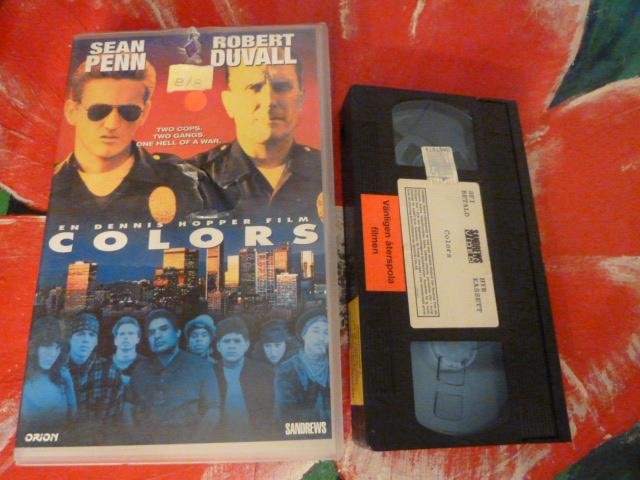 VHS, COLORS, FILM, ACTION | Köp från keepeer14488 på Tradera (617304004)