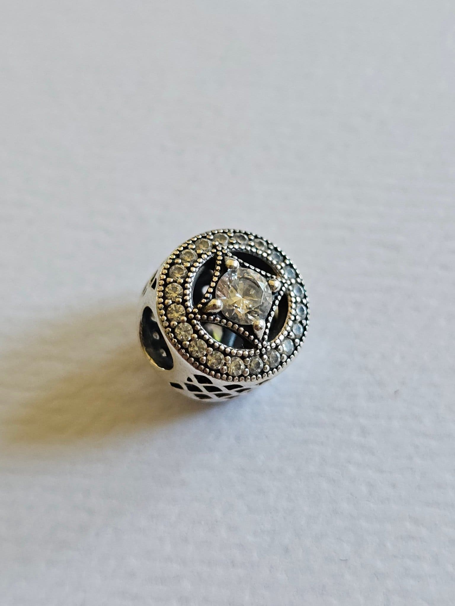 Pandora berlock silver med kubisk zirconia sten.. | Köp på Tradera ...