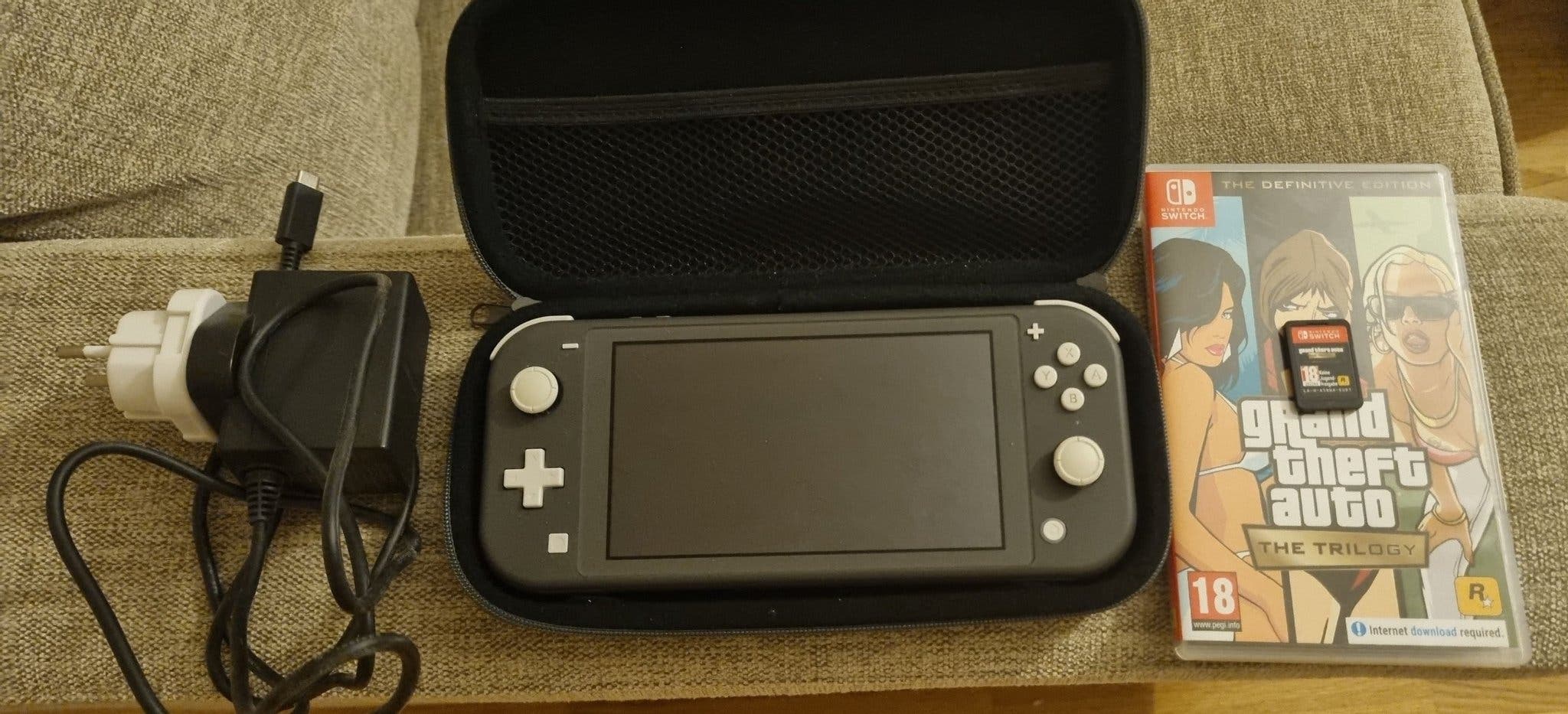 Se produkter som liknar Nintendo Switch Lite och Gta .. på Tradera ...