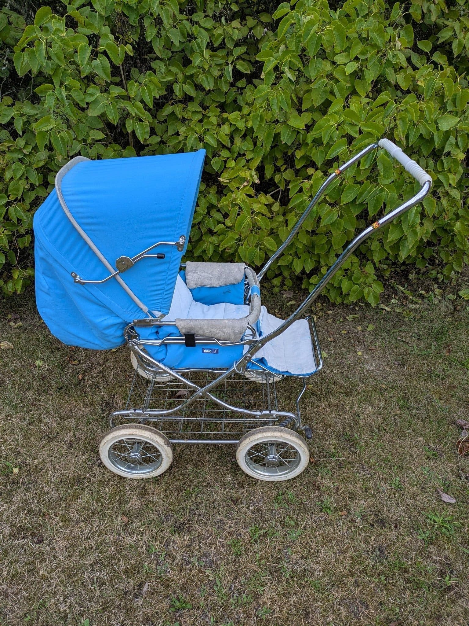 Se produkter som liknar Retro Brio sittvagn barnvagn på Tradera (700003922)