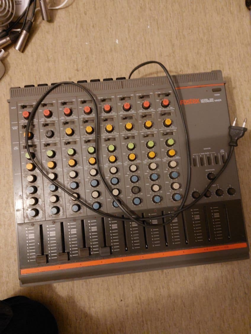 Se produkter som liknar Fostex Model 350 Mixer på Tradera (706233242)