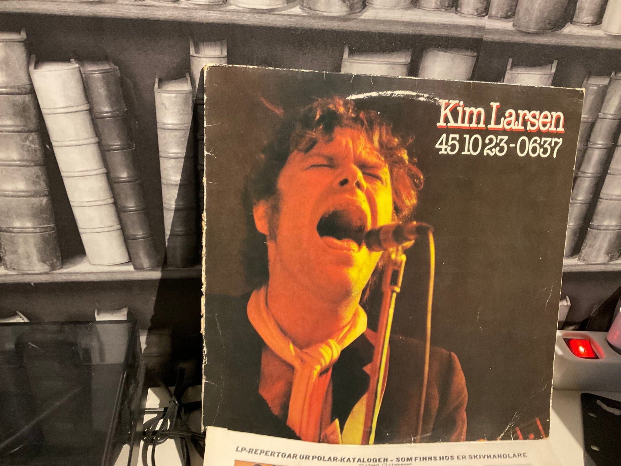 Se produkter som liknar Kim Larsen - 45 10 23-0637 LP.. på Tradera ...
