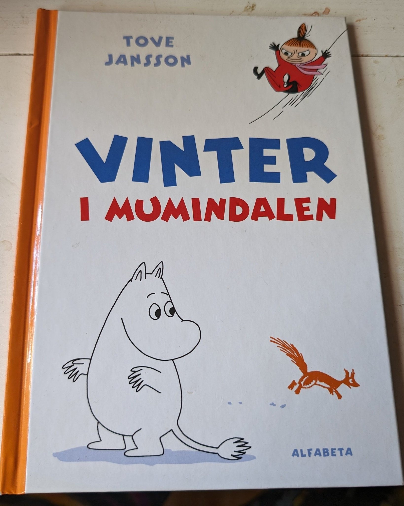 Se produkter som liknar BOK VINTER I MUMINDALEN Tove .. på Tradera ...