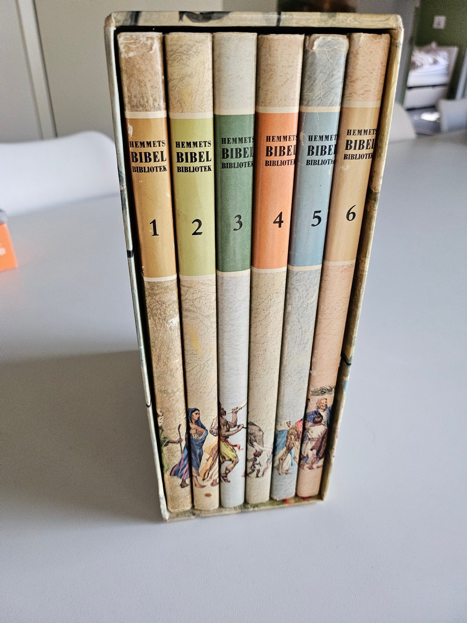 Se produkter som liknar Hemmets Bibel Bibliotek Kompl.. på Tradera ...