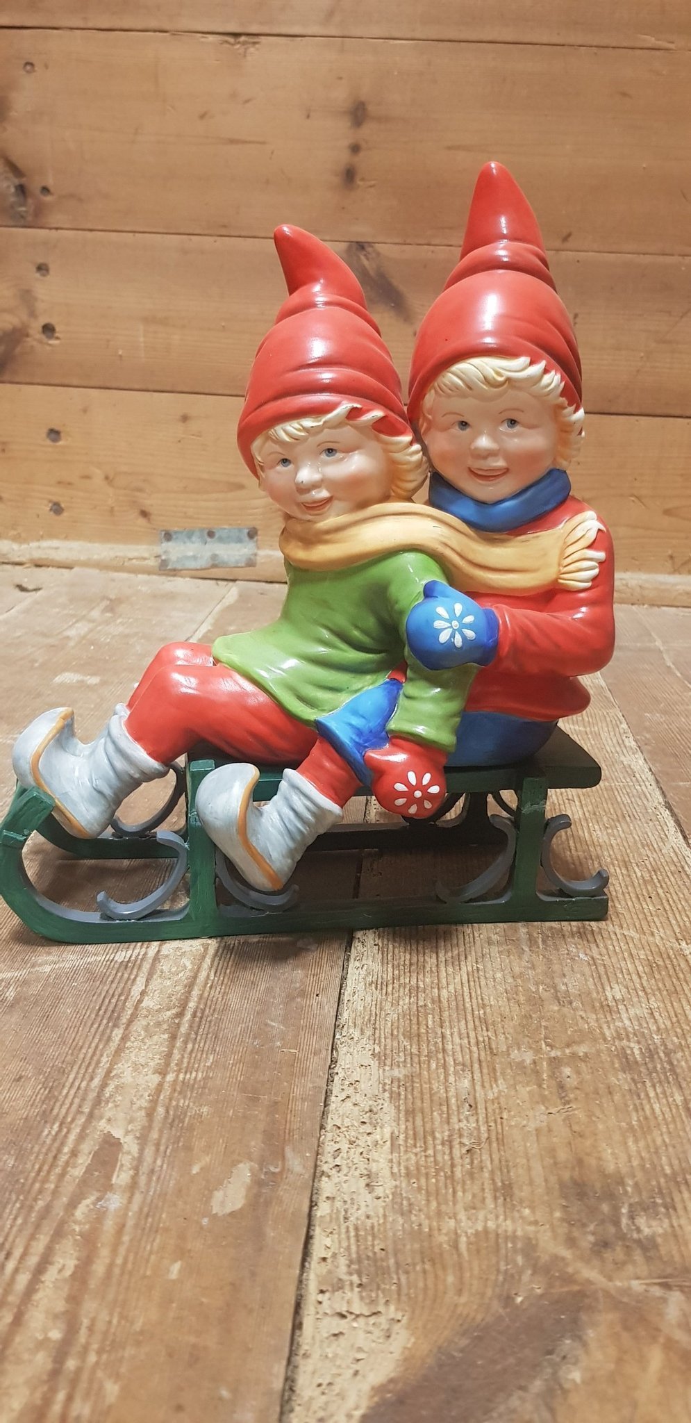 Fyrklövern Lars Carlsson barn på släde | Köp på Tradera (708881242)