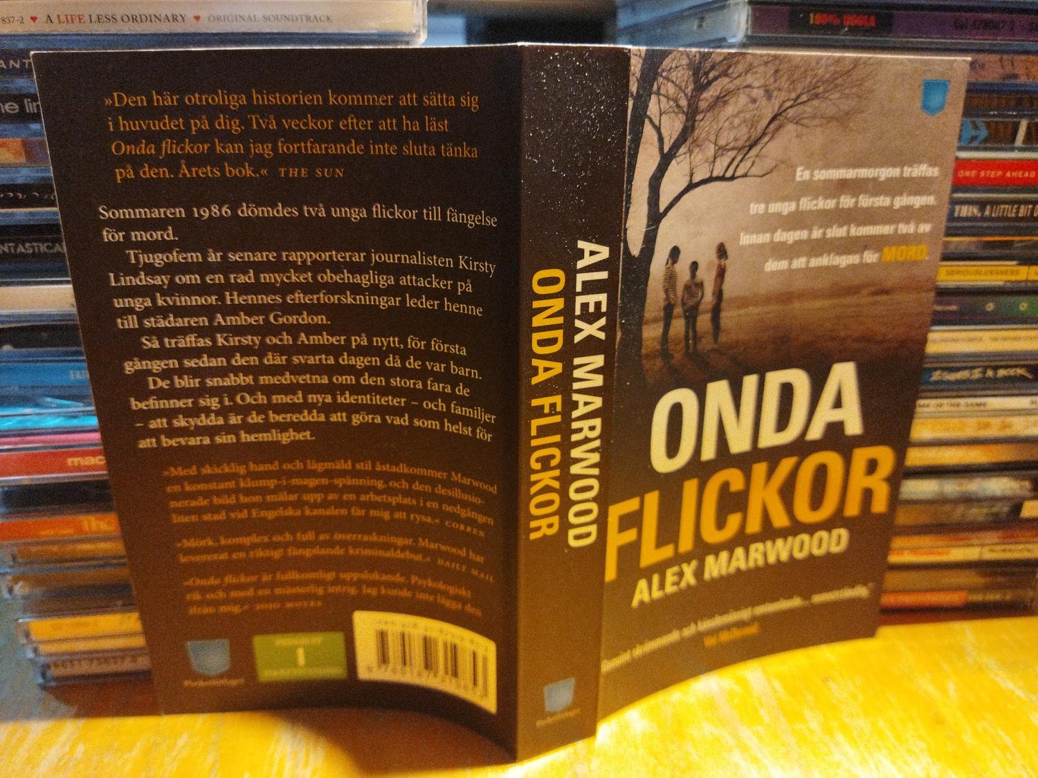 Onda flickor - Alex Marwood. b.. | Köp från Vinylcomics på Tradera ...