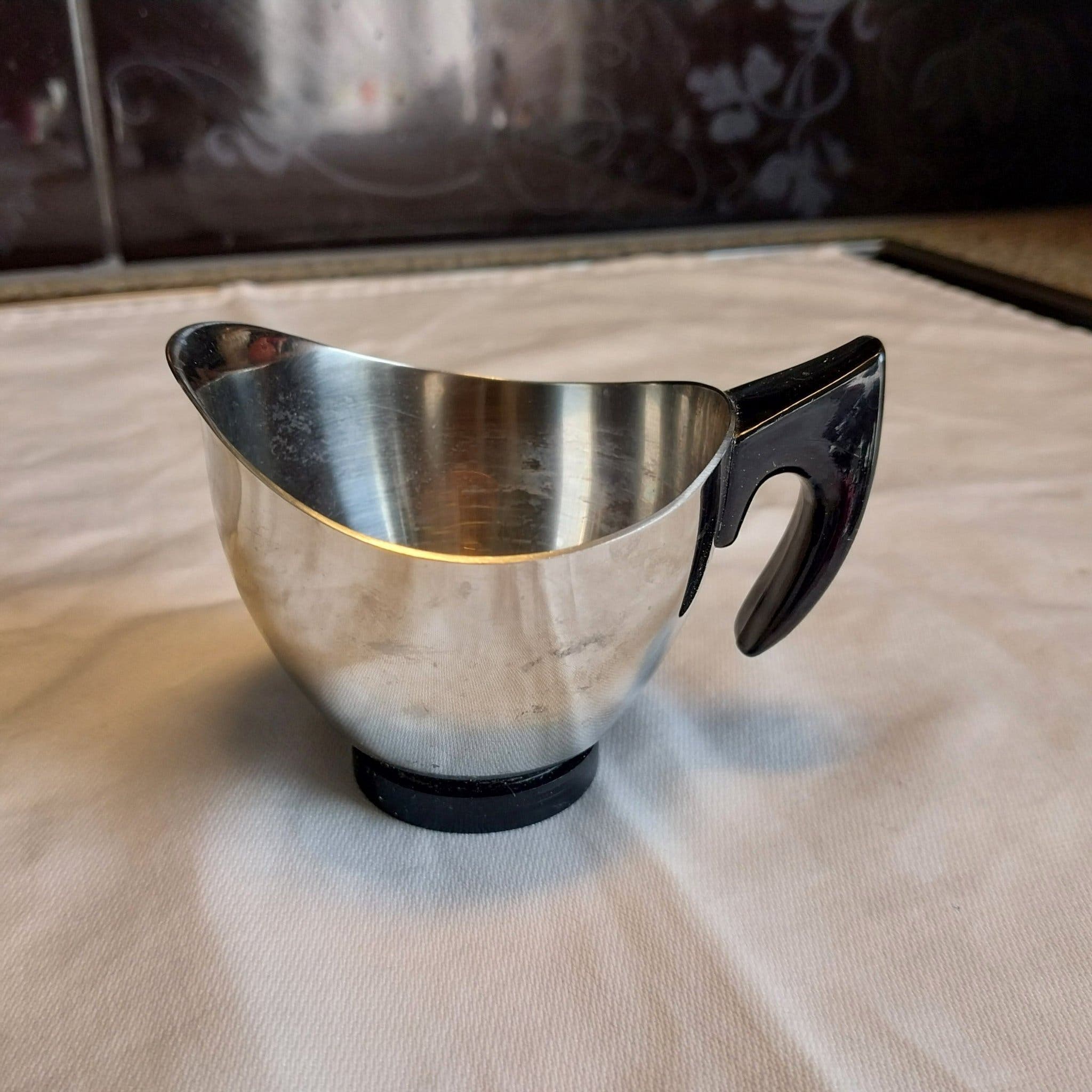 REA!! Retro/Vintage, Gräddkanna metall/bakelit,.. | Köp på Tradera ...
