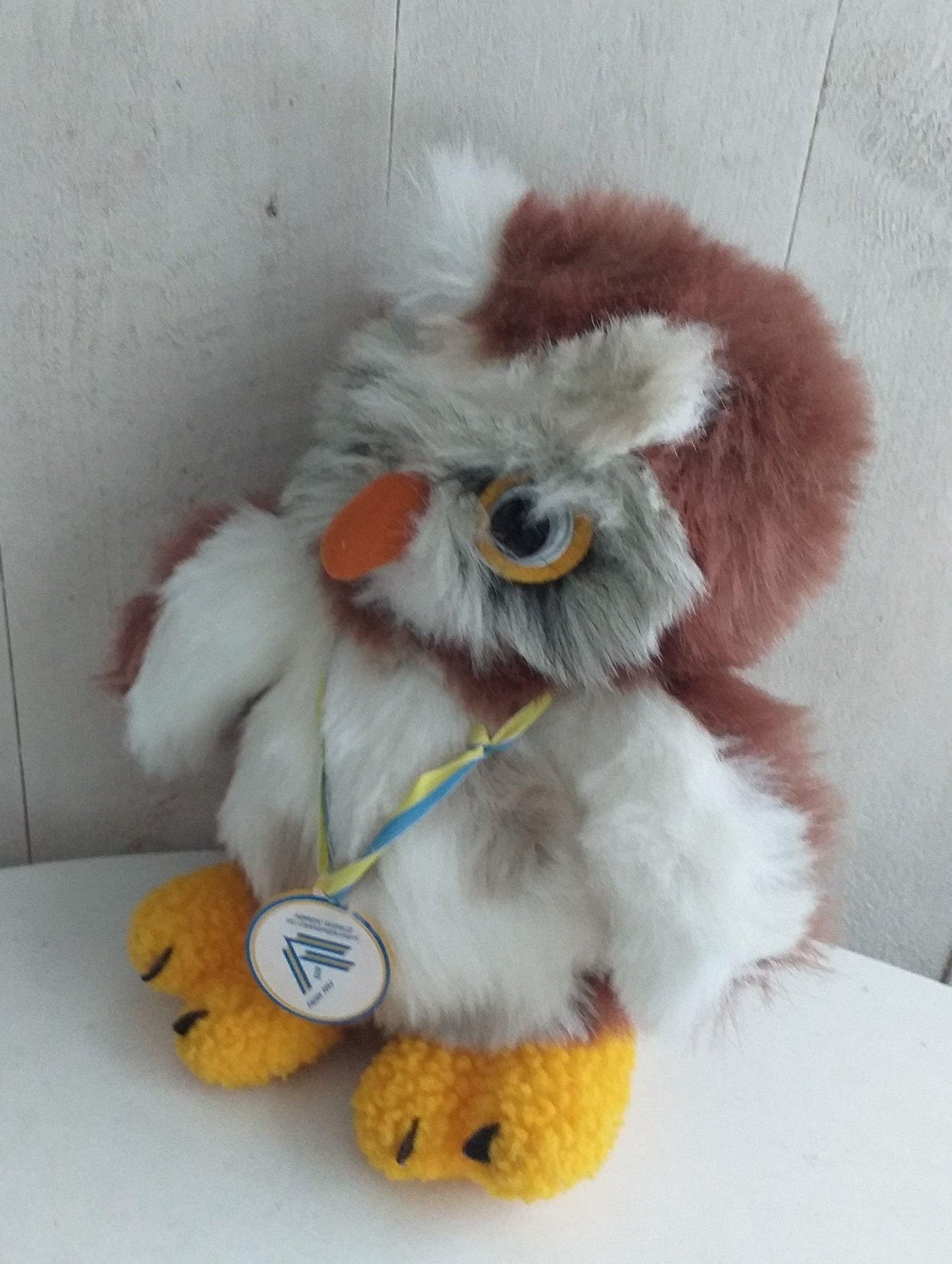 Se produkter som liknar UGGLAN BUBO FRÅN SKID VM I FA.. på Tradera (595591603)